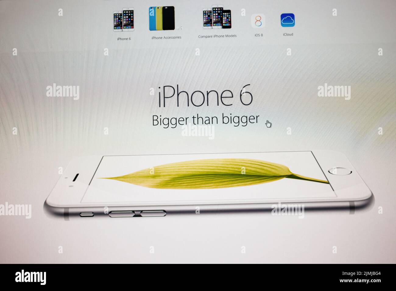 Bigger phones hi-res stock photography and images - Alamy