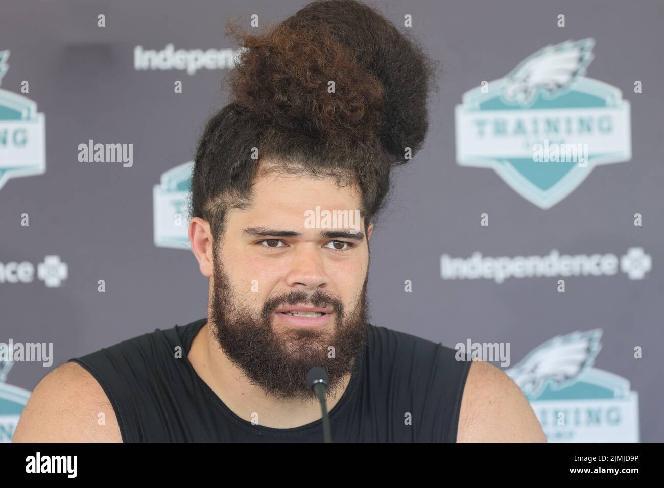 Isaac seumalo hi-res stock photography and images - Alamy