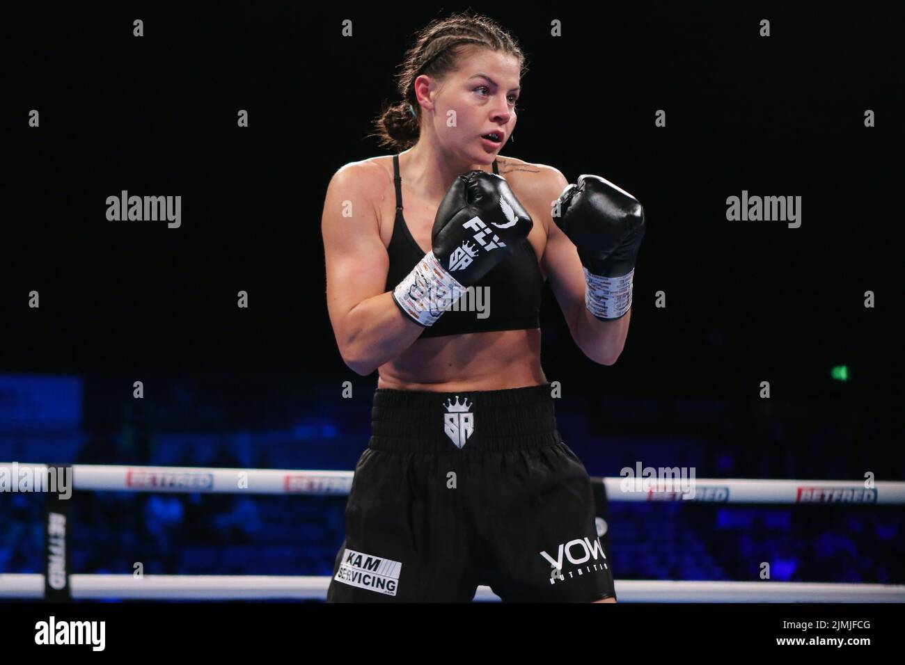 Eddie hearn fighting hi-res stock photography and images - Alamy