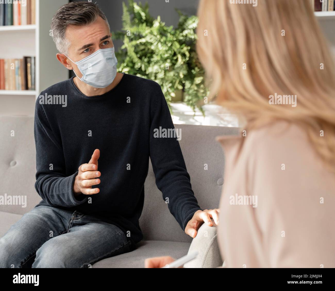 Mid body shot hi-res stock photography and images - Alamy