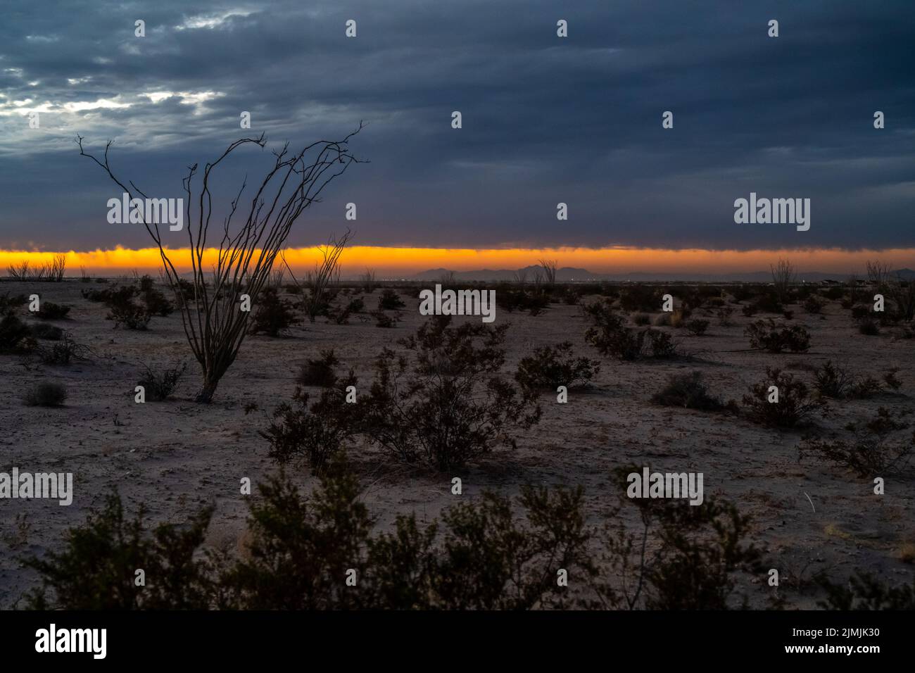 The sunset scenery hi-res stock photography and images - Alamy