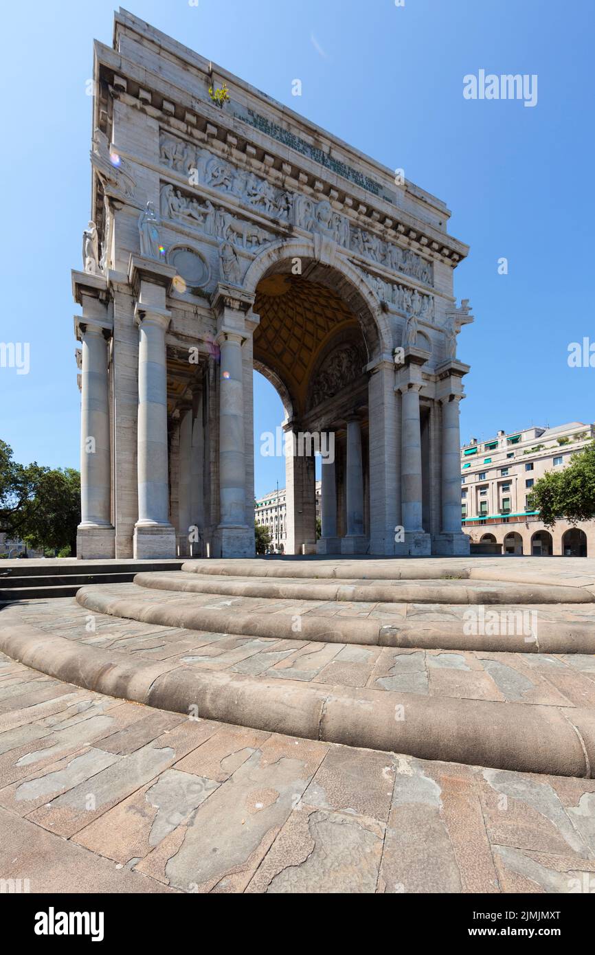 Vittoria monument hi-res stock photography and images - Alamy