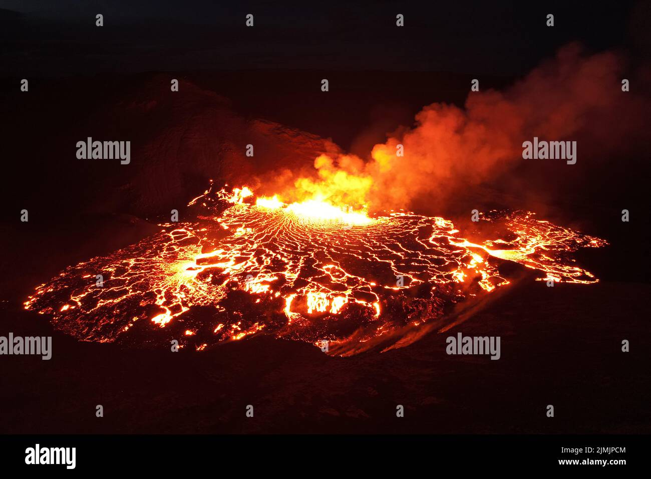 Meradalir Volcano 2022, Volcanic Eruption in Iceland Stock Photo - Alamy