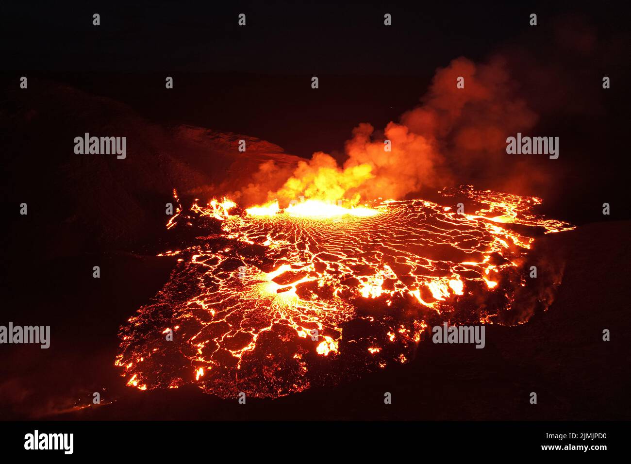 Meradalir Volcano 2022, Volcanic Eruption in Iceland Stock Photo - Alamy