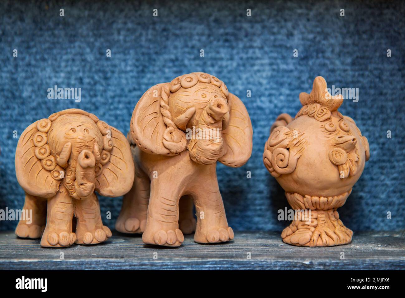 Earthen figures hi-res stock photography and images - Alamy