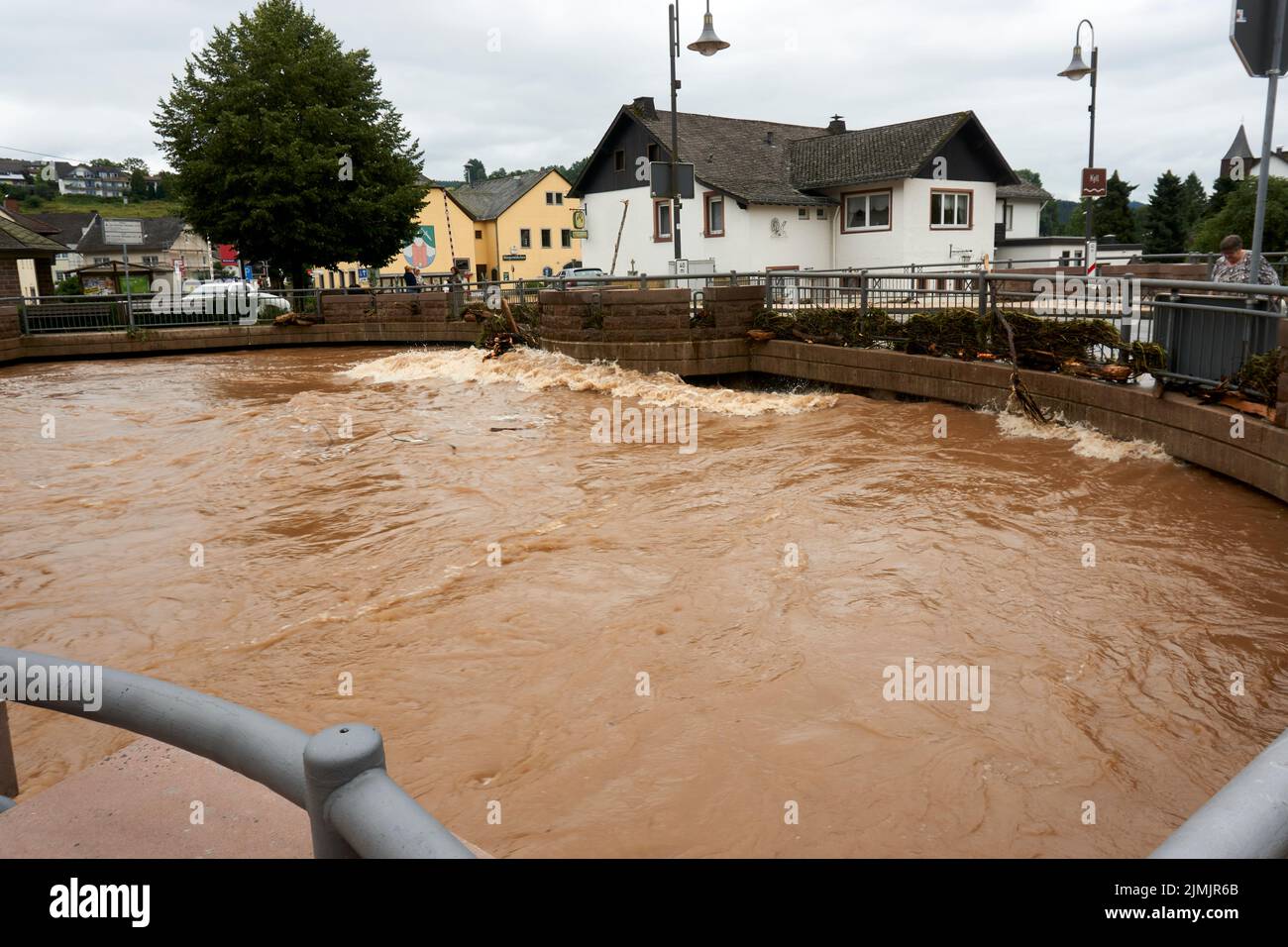 Summer flood of the Kyll in Muerlenbach in the Eifel in July 2021 Stock ...