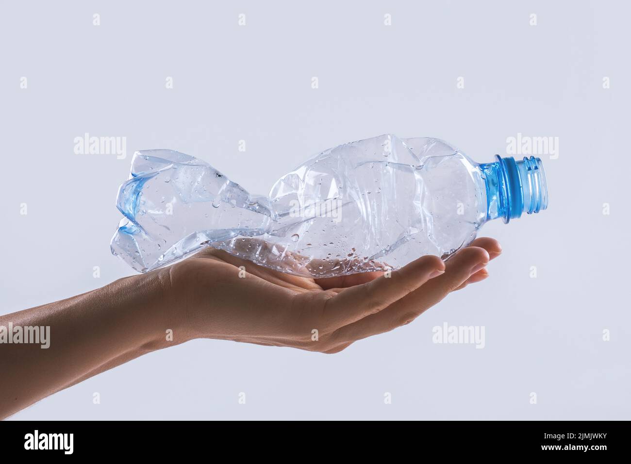 Plastic pollution prevention hi-res stock photography and images - Alamy