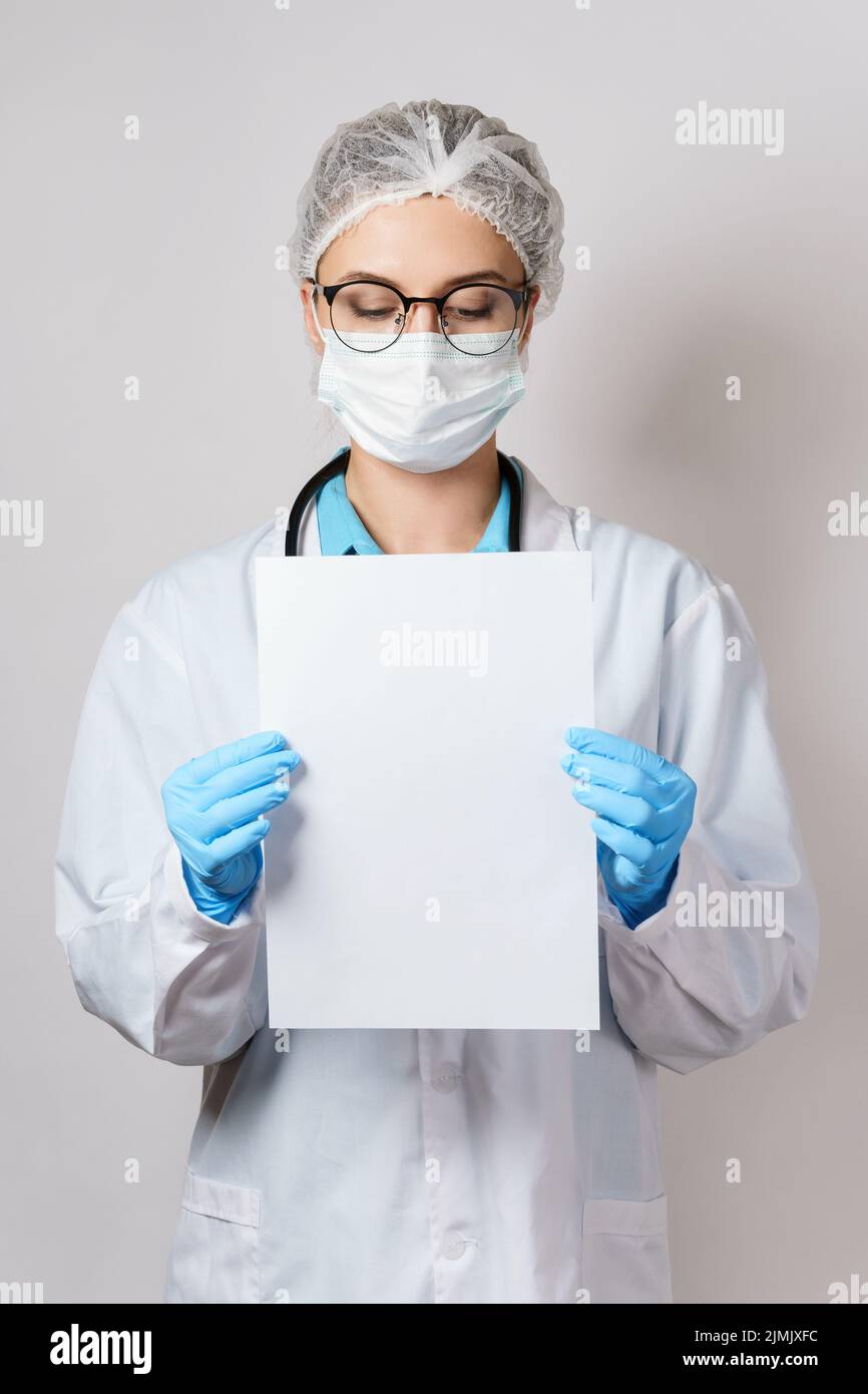 Doctor paper hi-res stock photography and images - Alamy