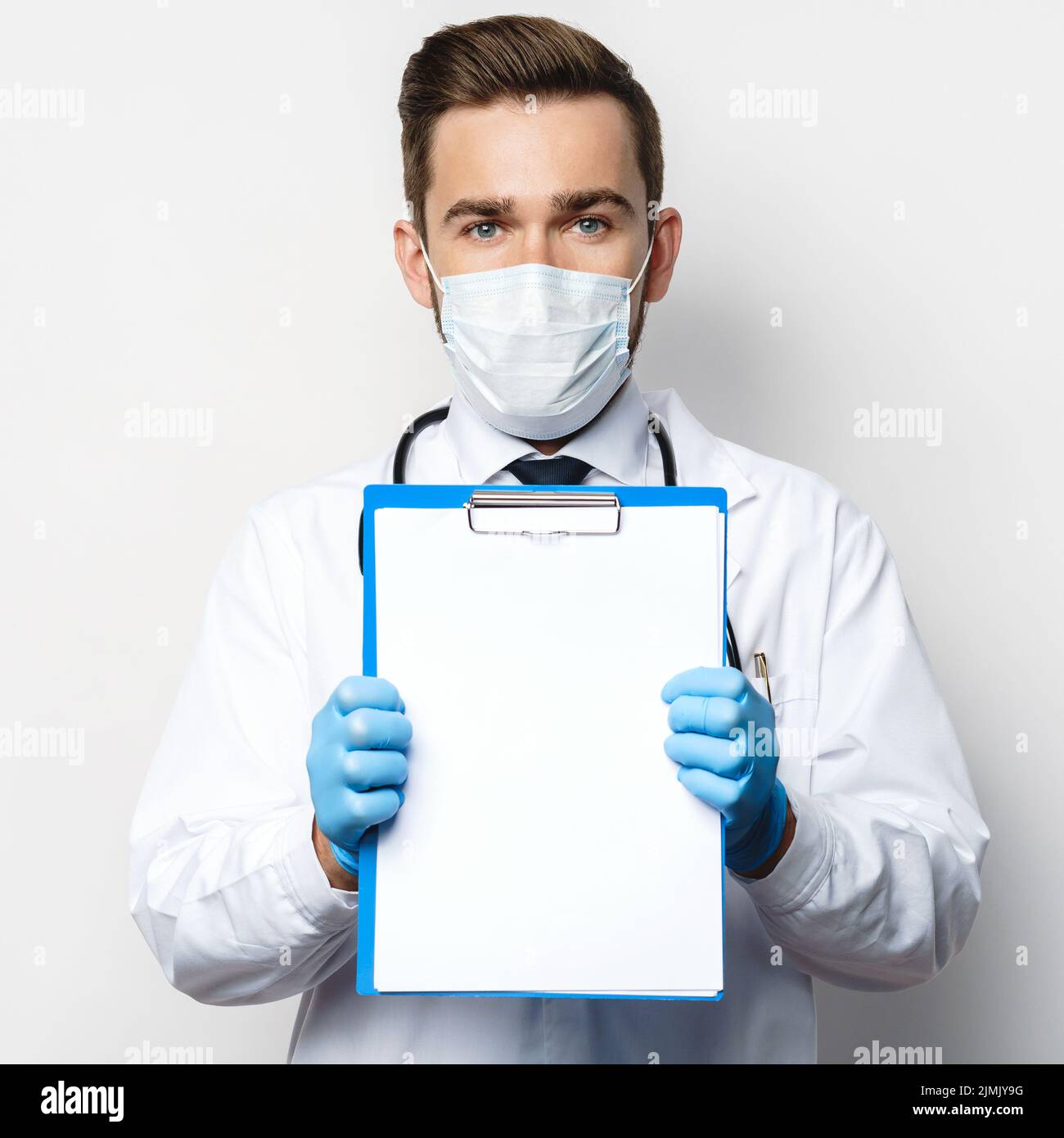Doctor paper mask hi-res stock photography and images - Alamy