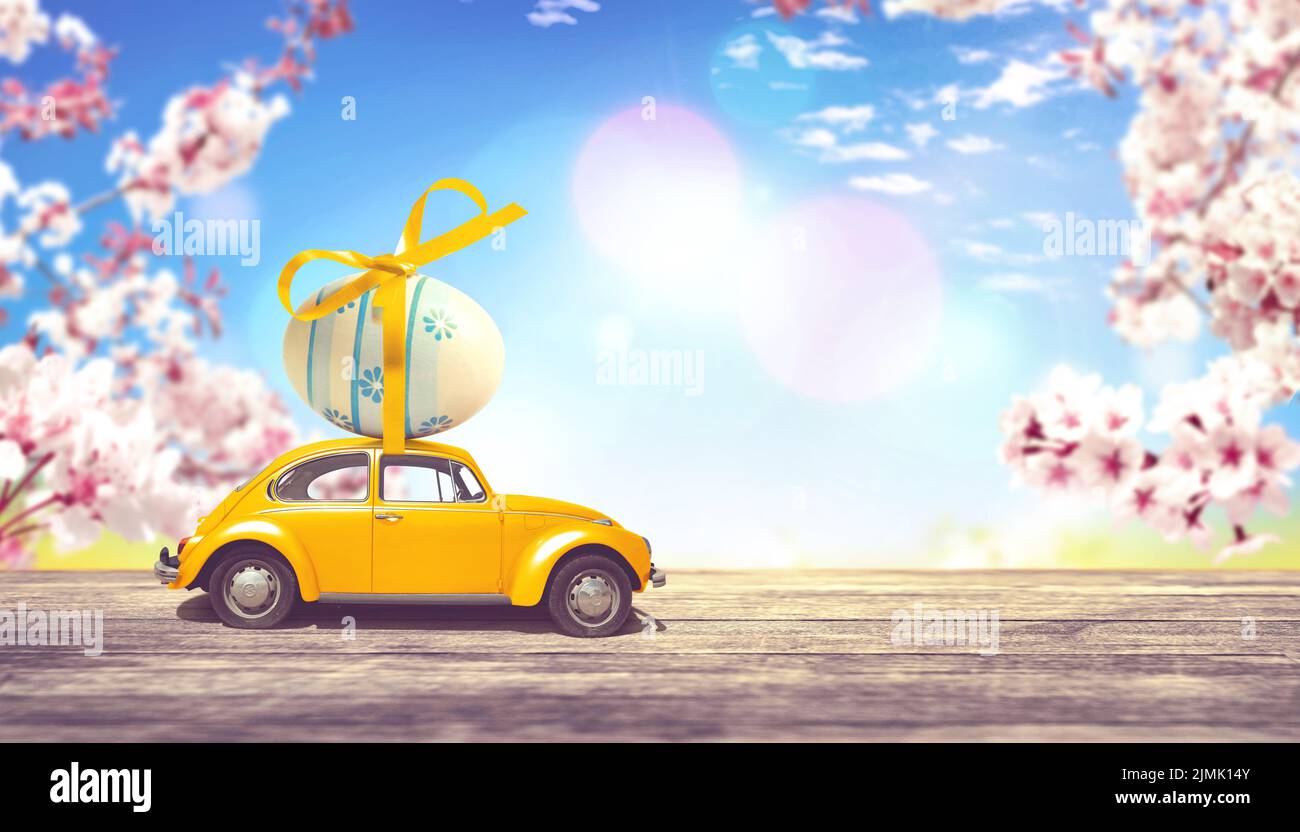 Easter background with colorful easter eggs on wooden background Stock ...