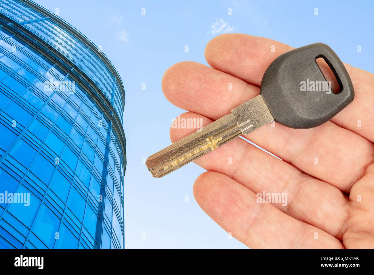Hand key door hi-res stock photography and images - Alamy