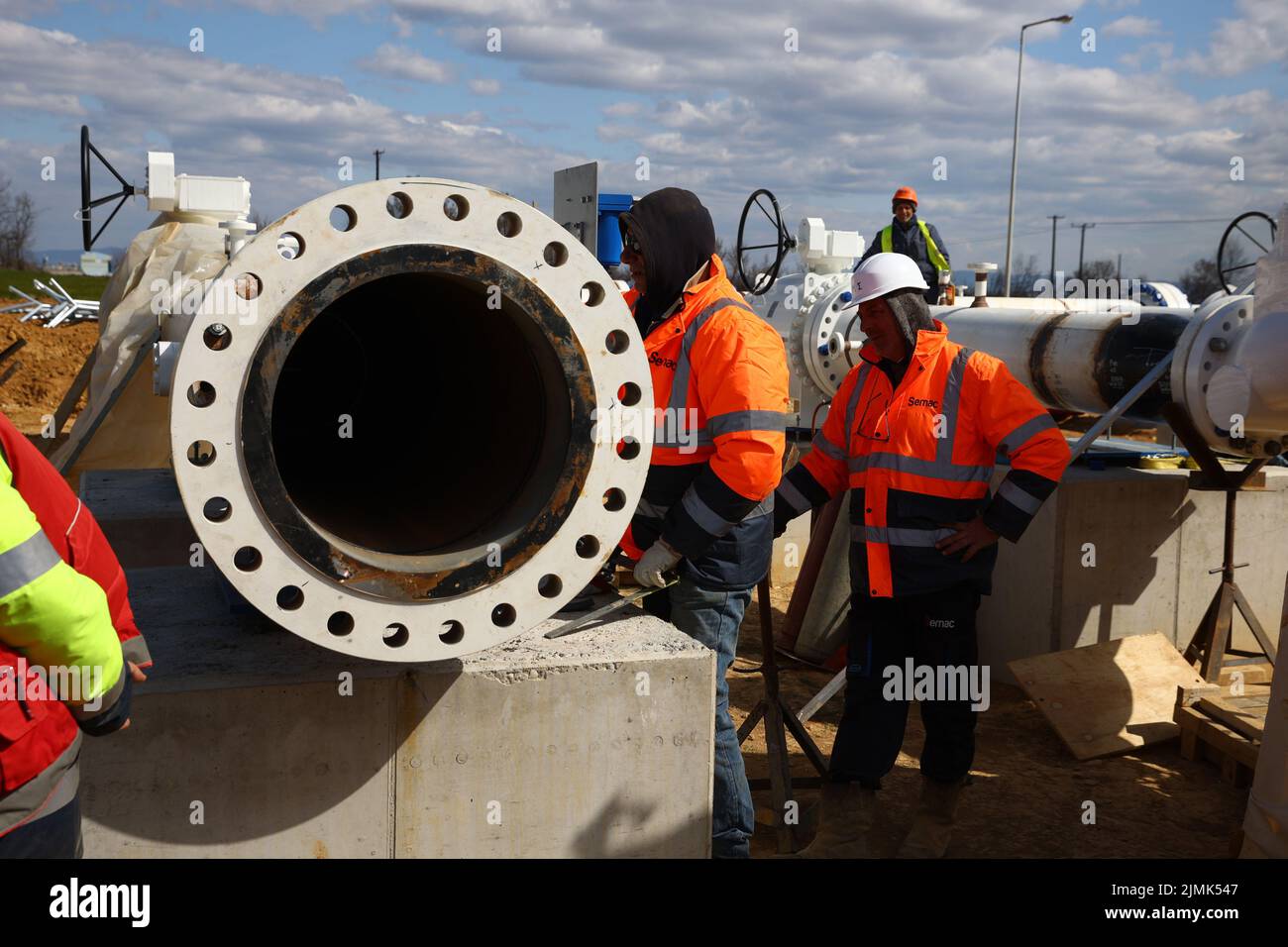 Interconnected natural gas pipeline network Stock Photo - Alamy