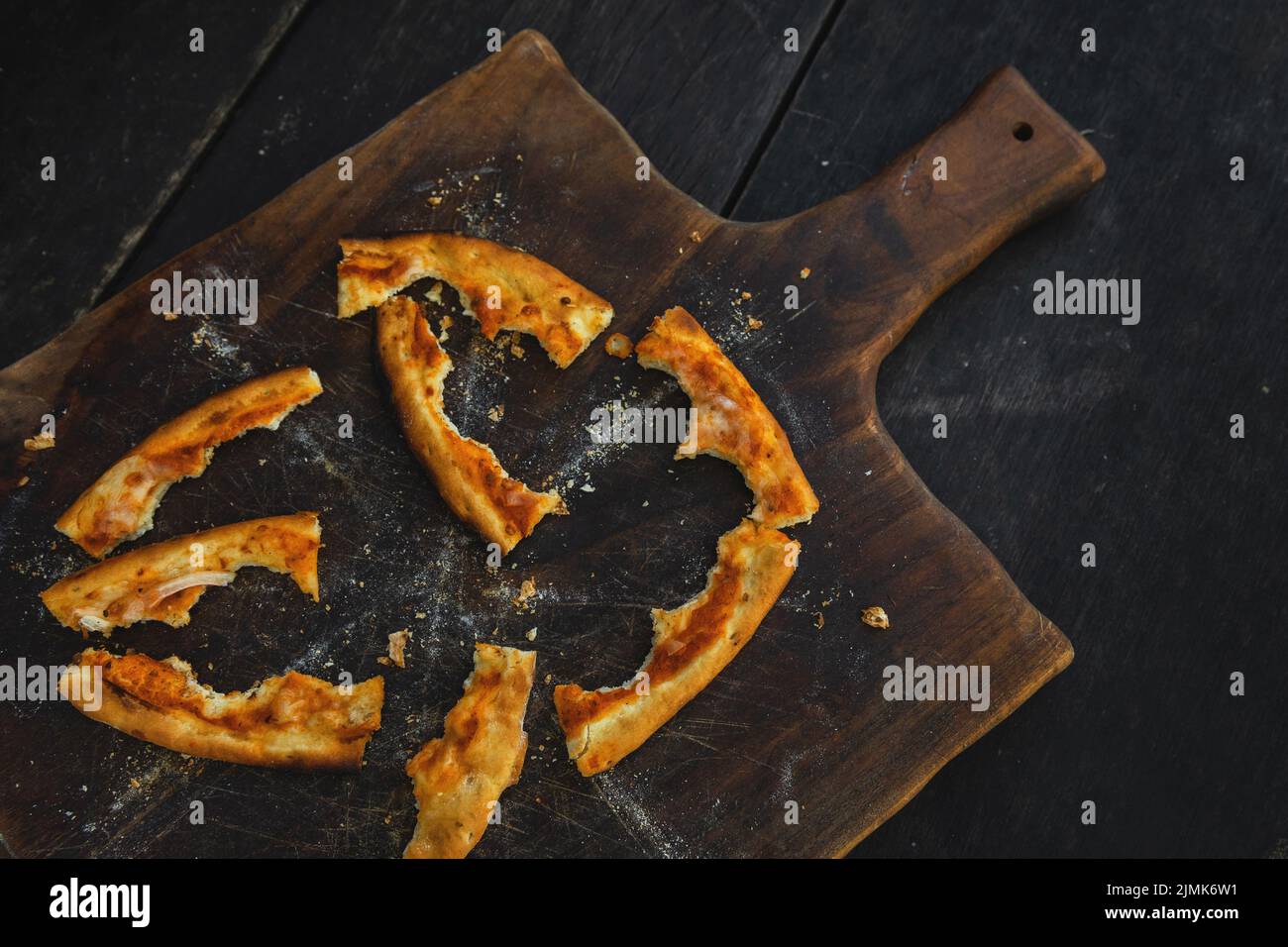 Crunchy crust pizza hi-res stock photography and images - Alamy