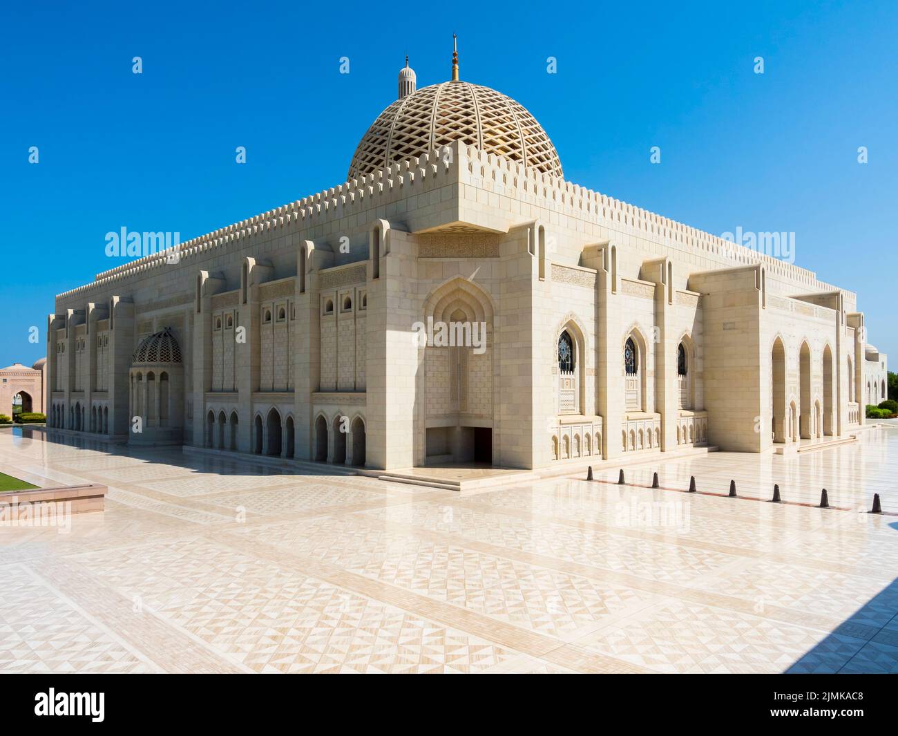 Ghubrah oman mosque hi-res stock photography and images - Alamy