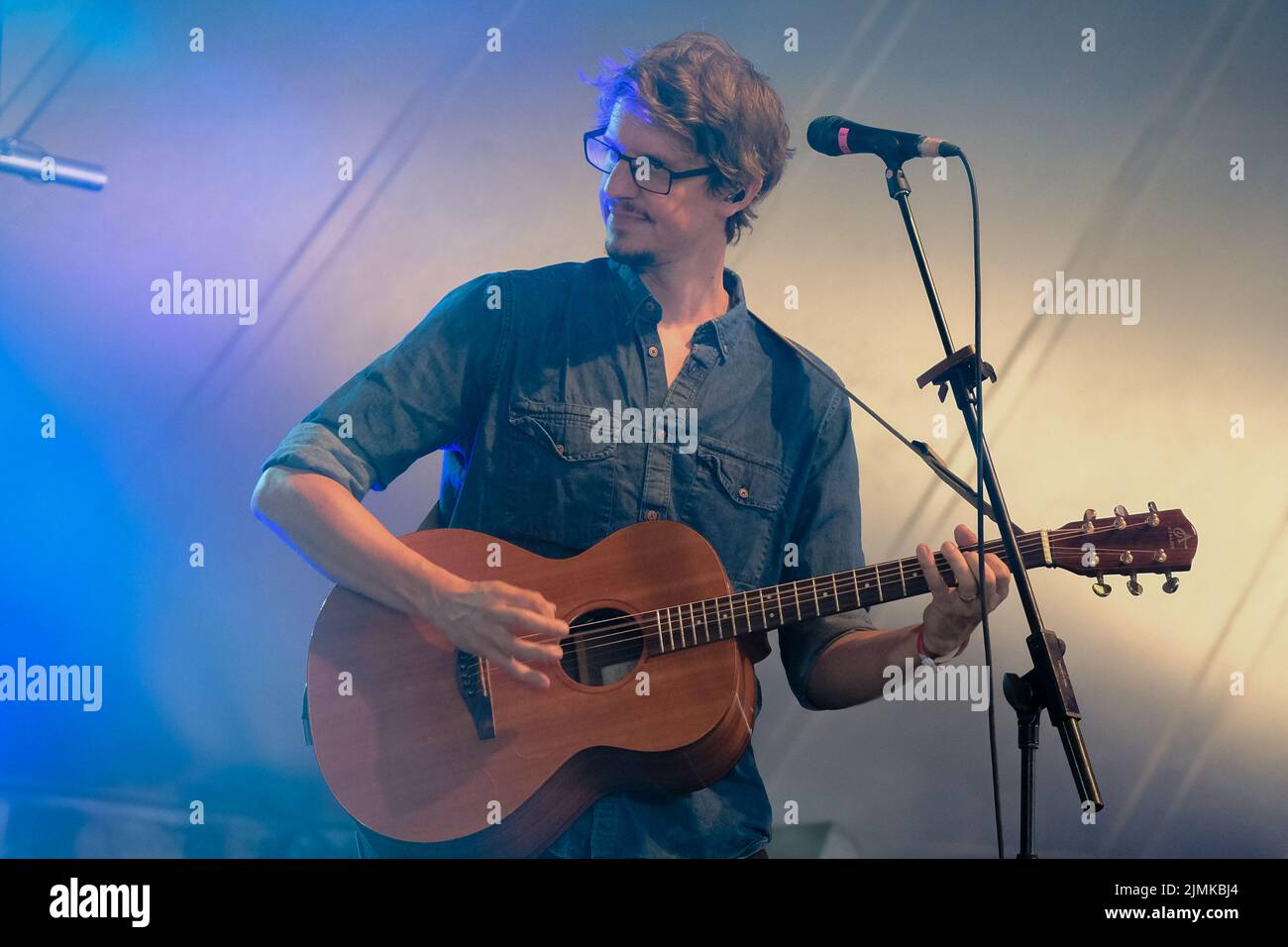 Jonathan "JD" Darley vocalist and guitarist with British a cappella ...