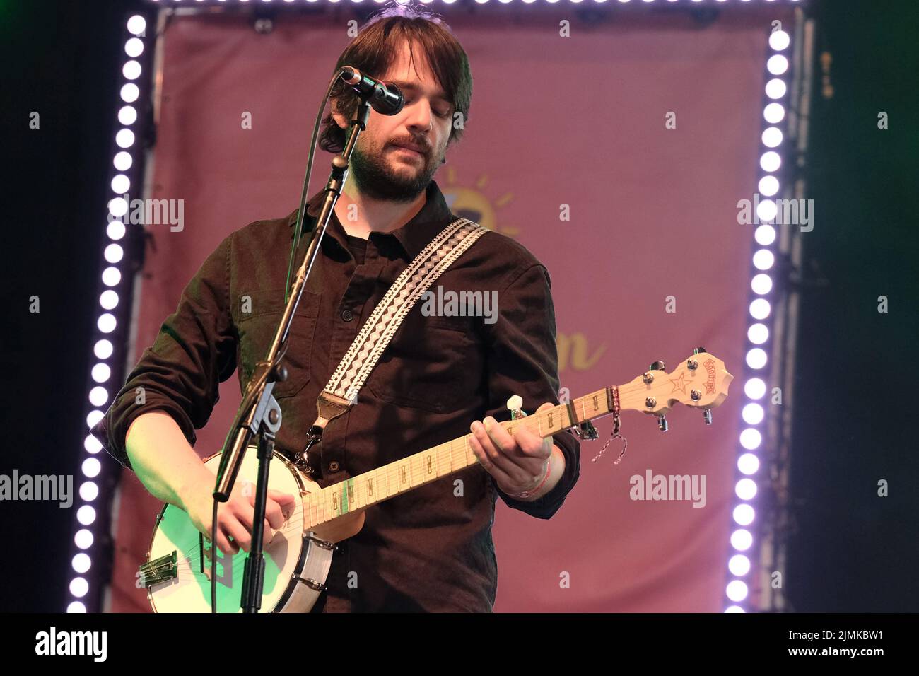 Andy Yates, founding member, banjo player and baritone vocalist with ...