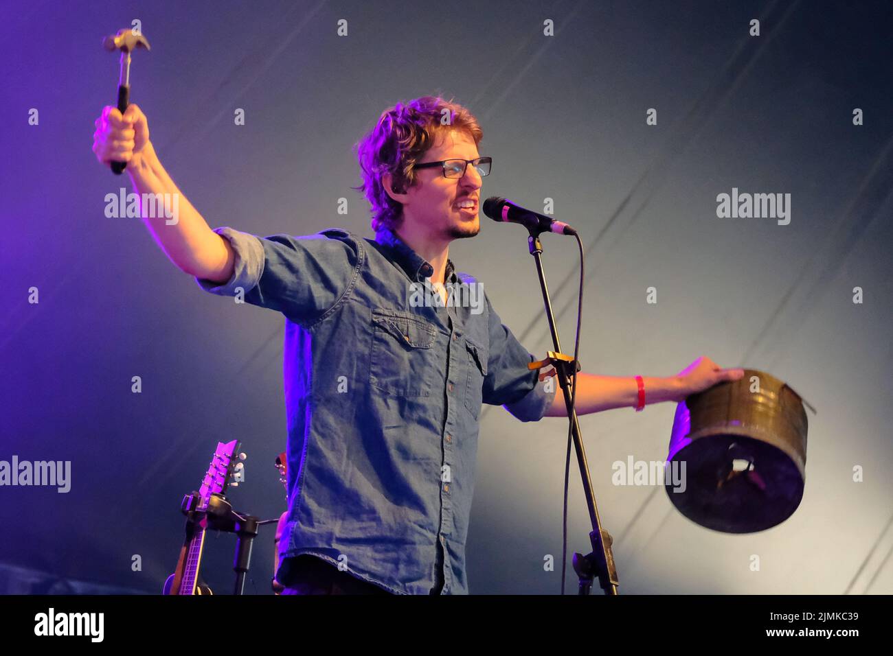 Jonathan "JD" Darley vocalist and guitarist with British a cappella ...