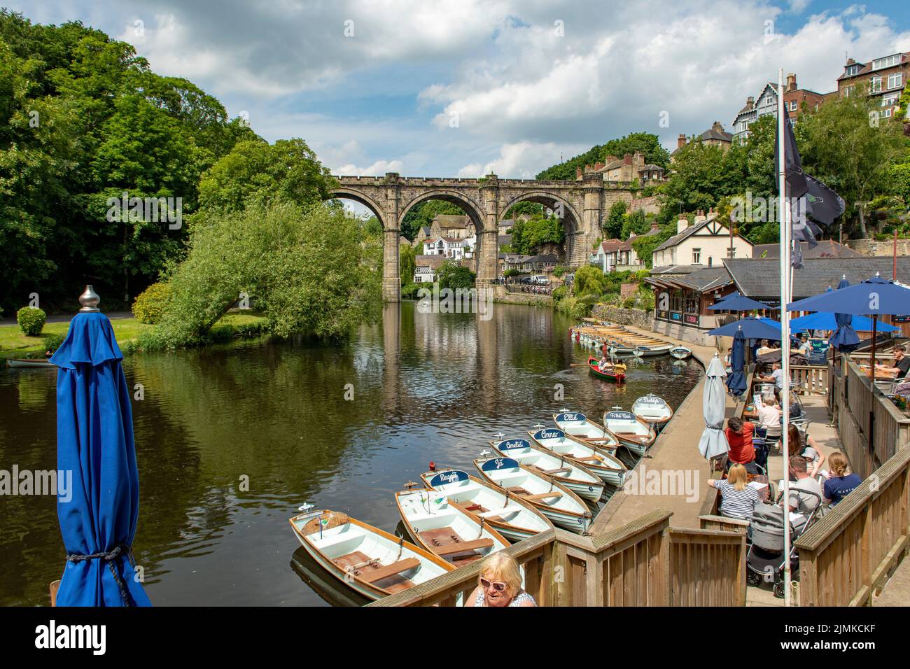 River Nidd and Railway Viaduct, Knaresborough, Yorkshire, England Stock ...