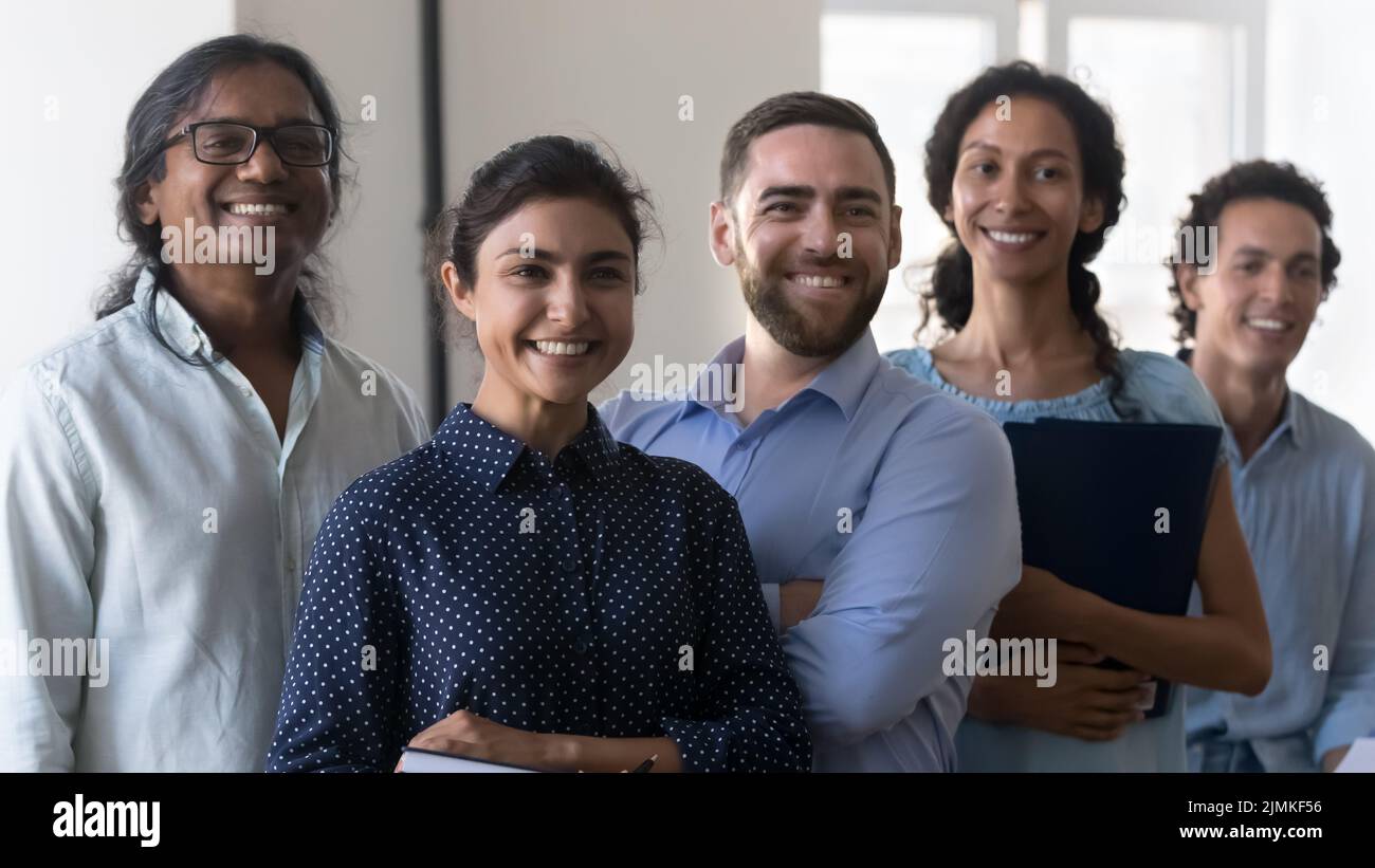 Five people pose hi-res stock photography and images - Alamy