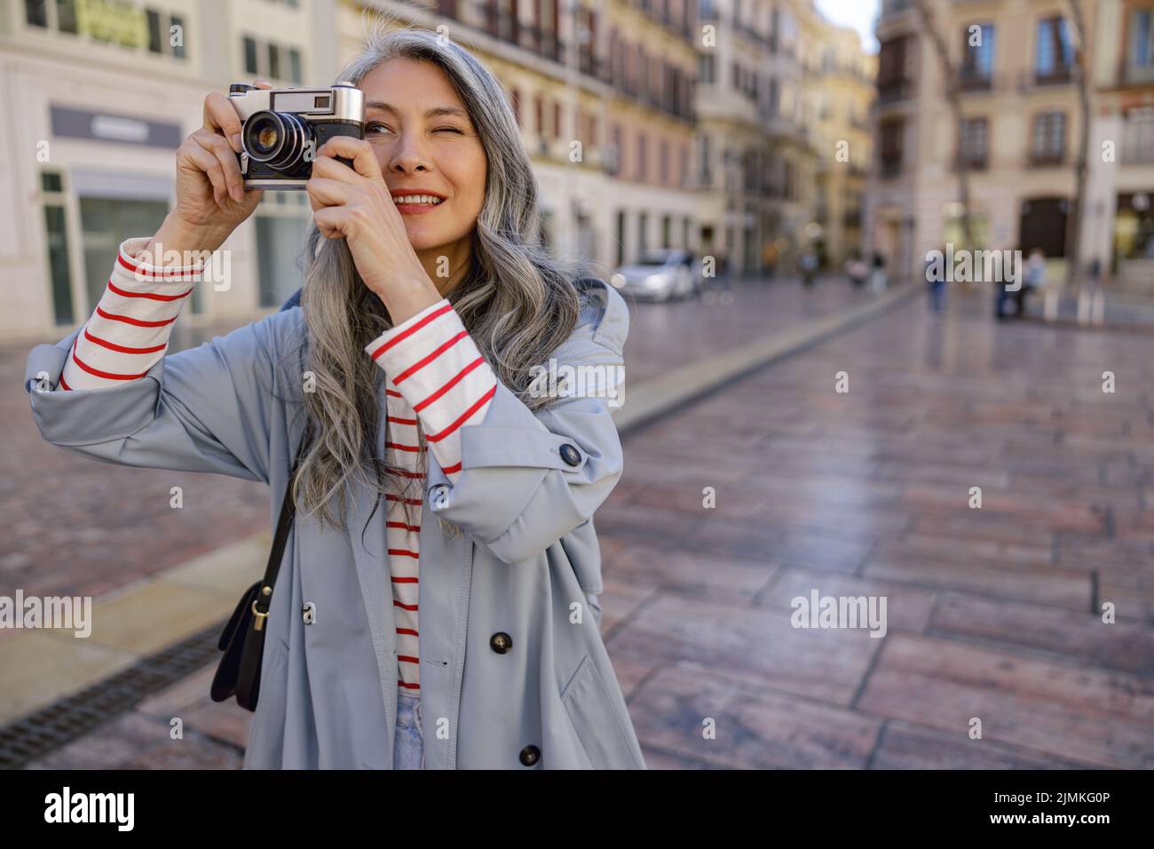 Mature urban outfit hi-res stock photography and images - Alamy