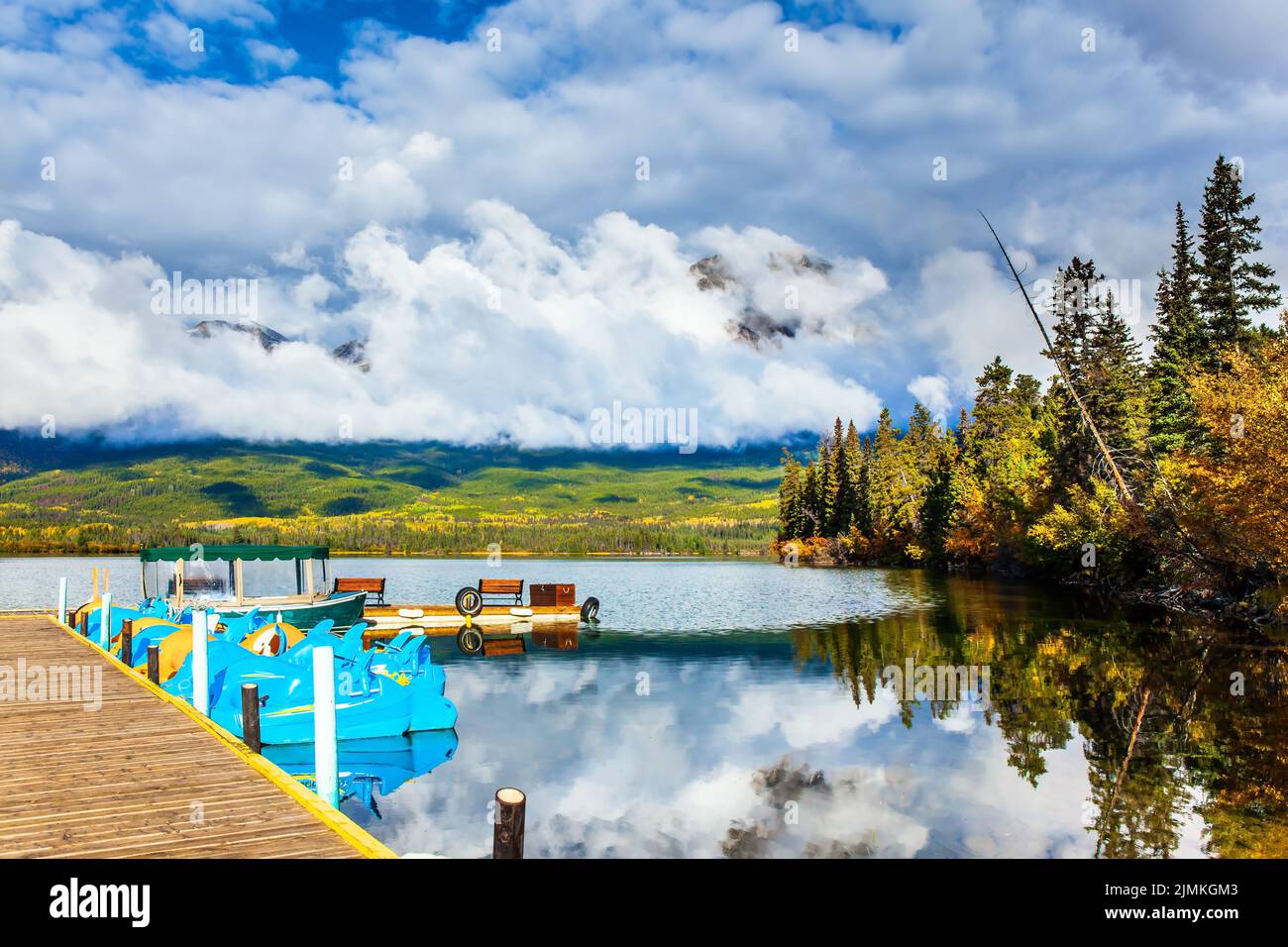 Pyramid lake hi-res stock photography and images - Alamy