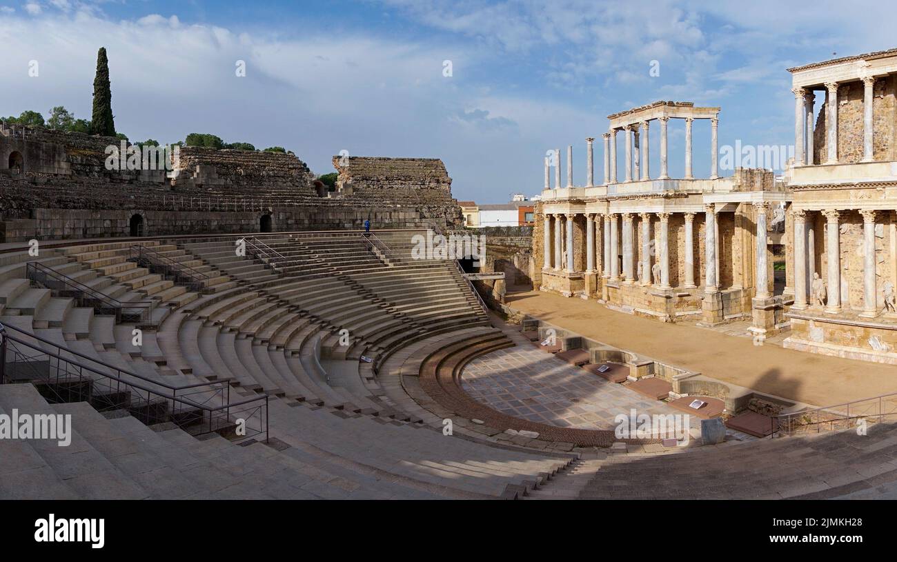 View of the Roman amphitheater in historic Merida Stock Photo - Alamy
