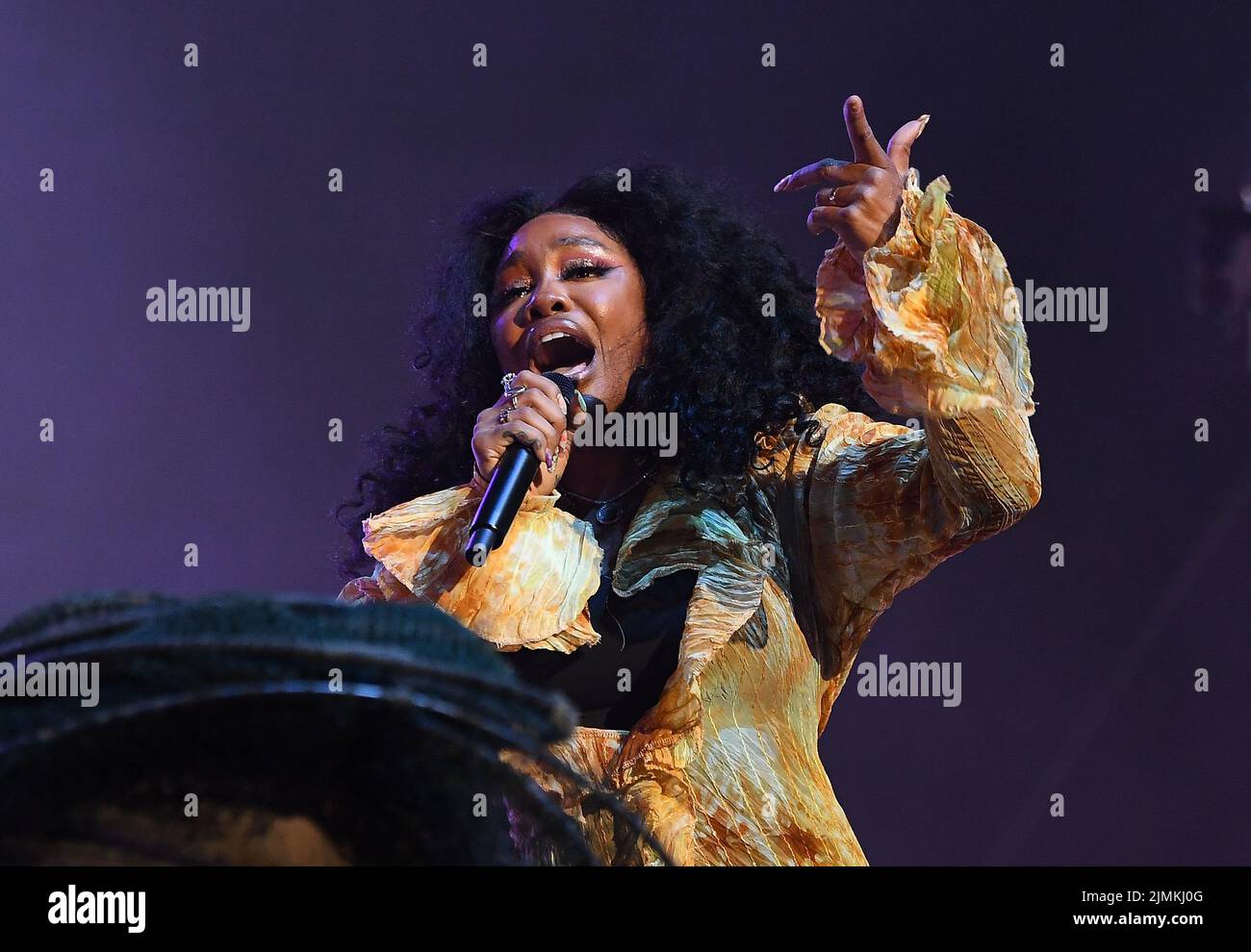 SZA performs during the 2022 Outside Lands Music and Arts Festival at ...