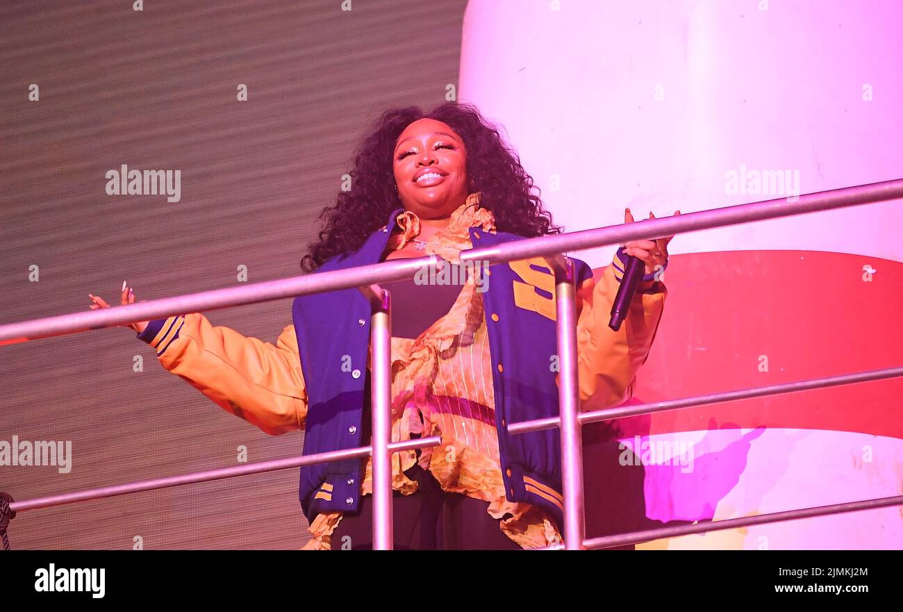 SZA performs during the 2022 Outside Lands Music and Arts Festival at ...