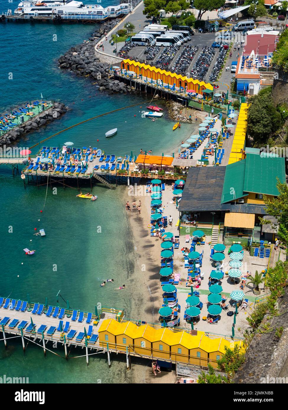 Birds eye view of beach hi-res stock photography and images - Alamy