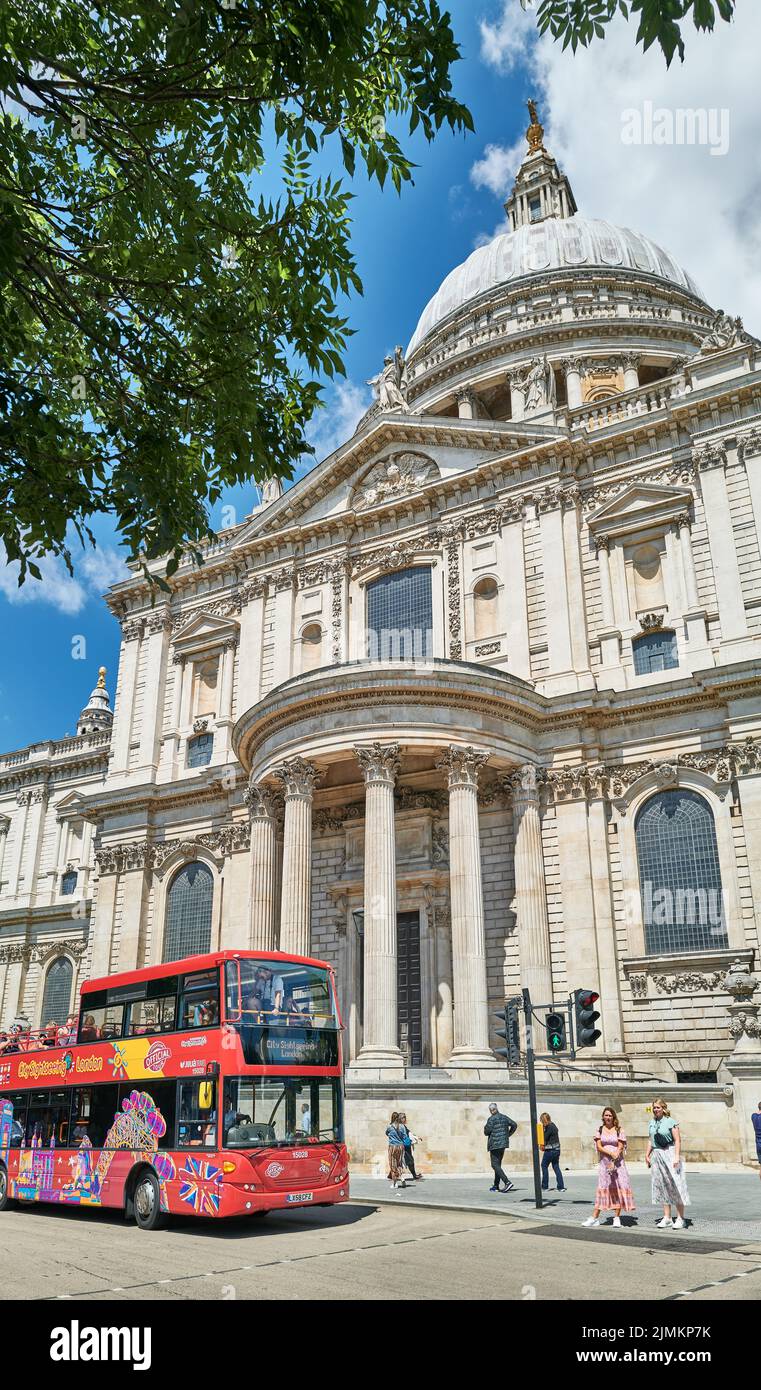 St paul pauls cathedral church london england bus travel transpo hi-res ...