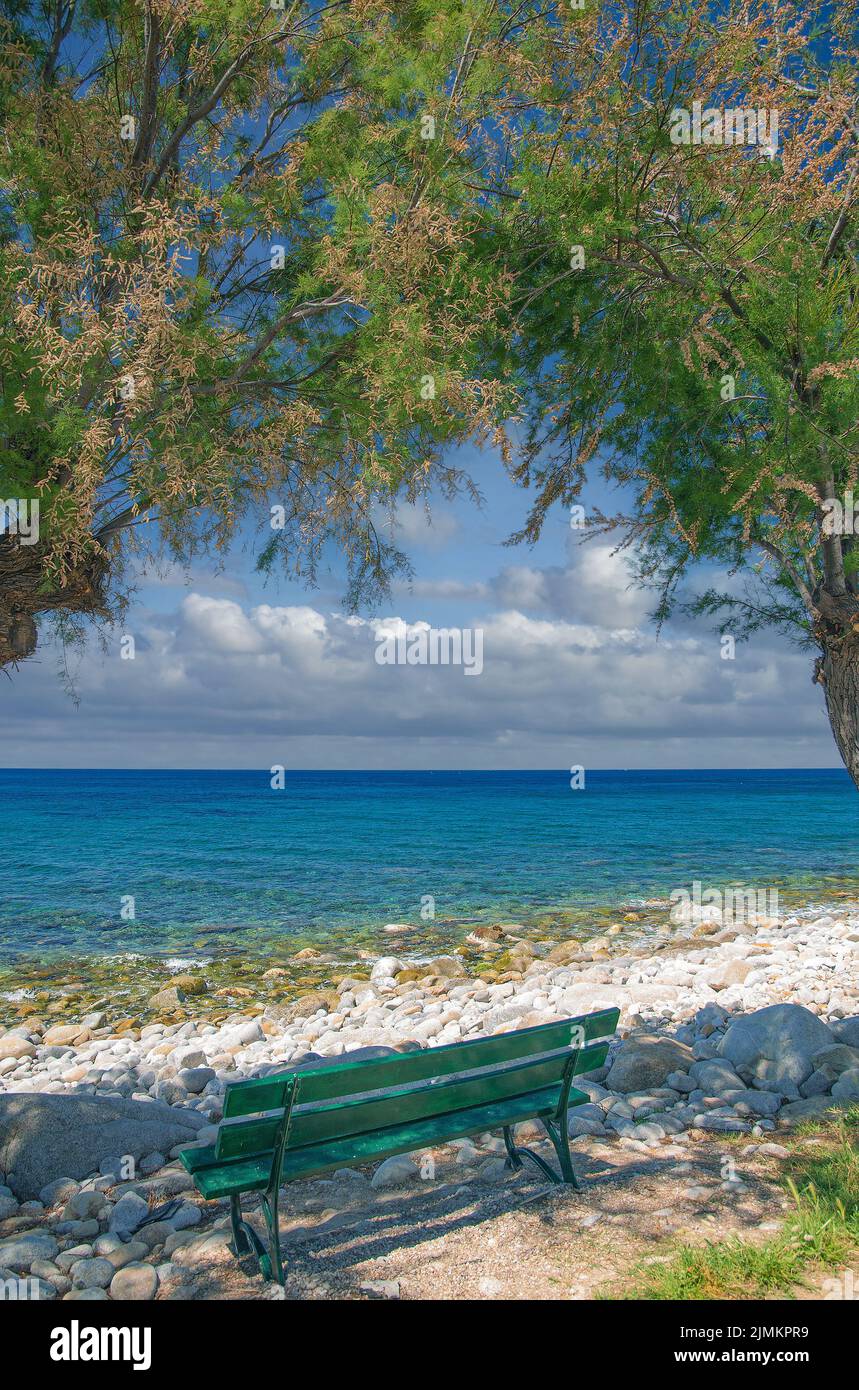 Resting place on shore hi-res stock photography and images - Alamy