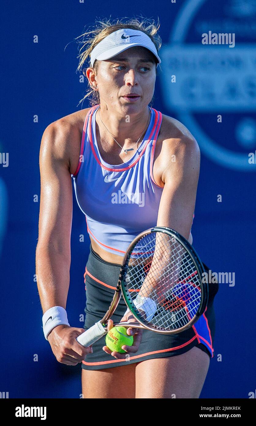 August 06, 2022 San Jose, CA USA Paula Badosa ready to serve the ball ...