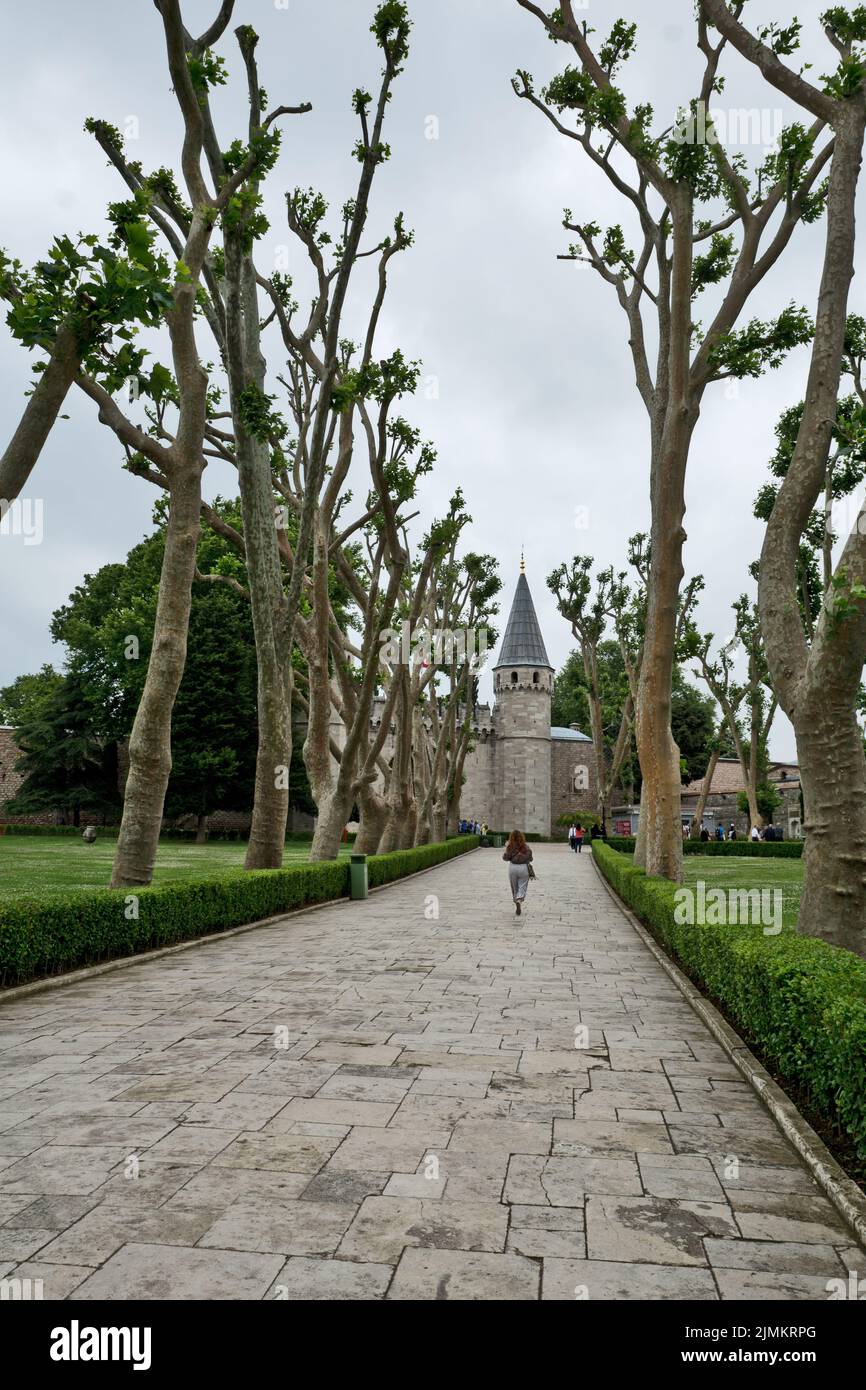Topkapi Palace, Istanbul, Turkey: Entrance and gate to Topkapi Palace ...
