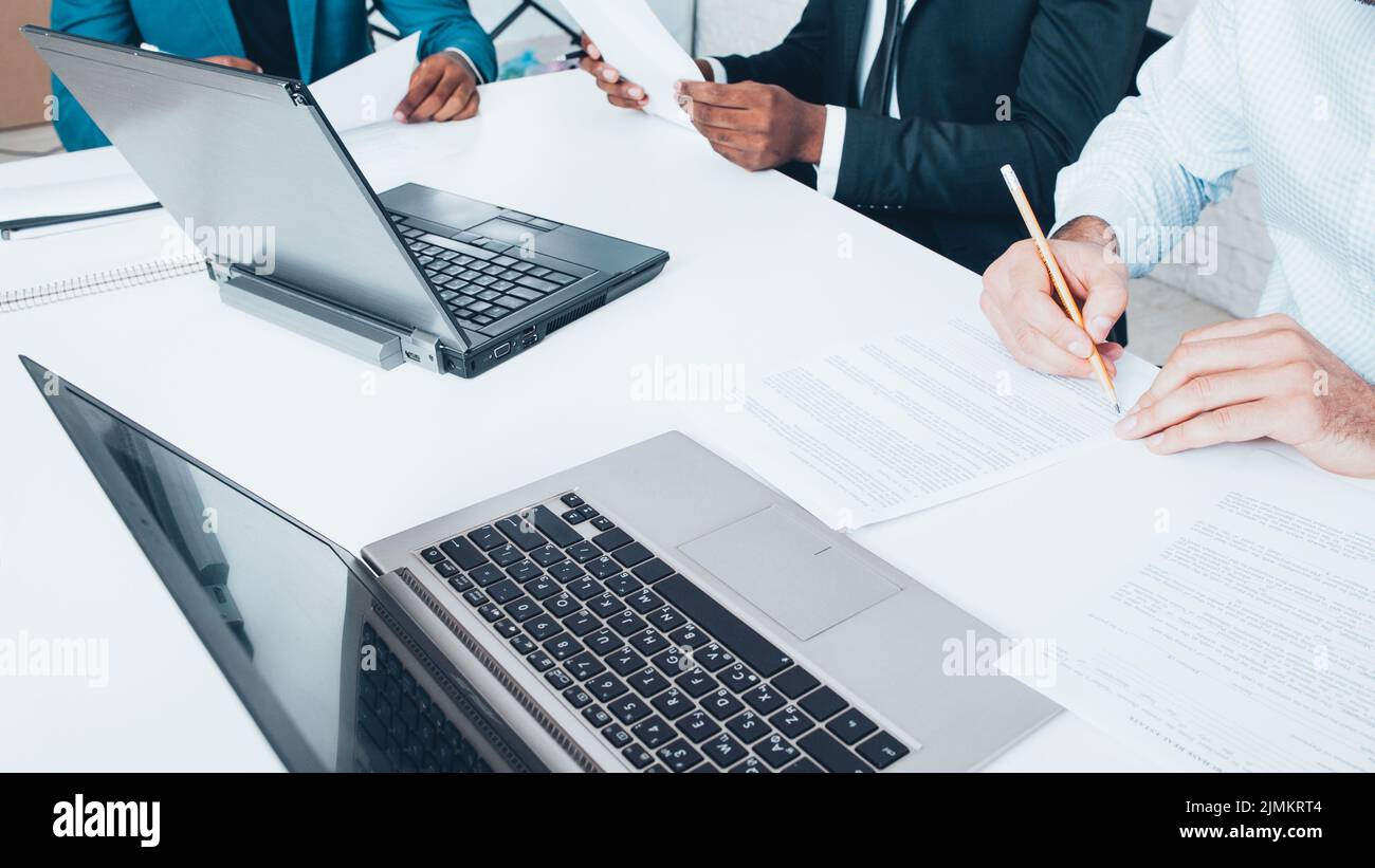 Partnership and cooperation hi-res stock photography and images - Alamy