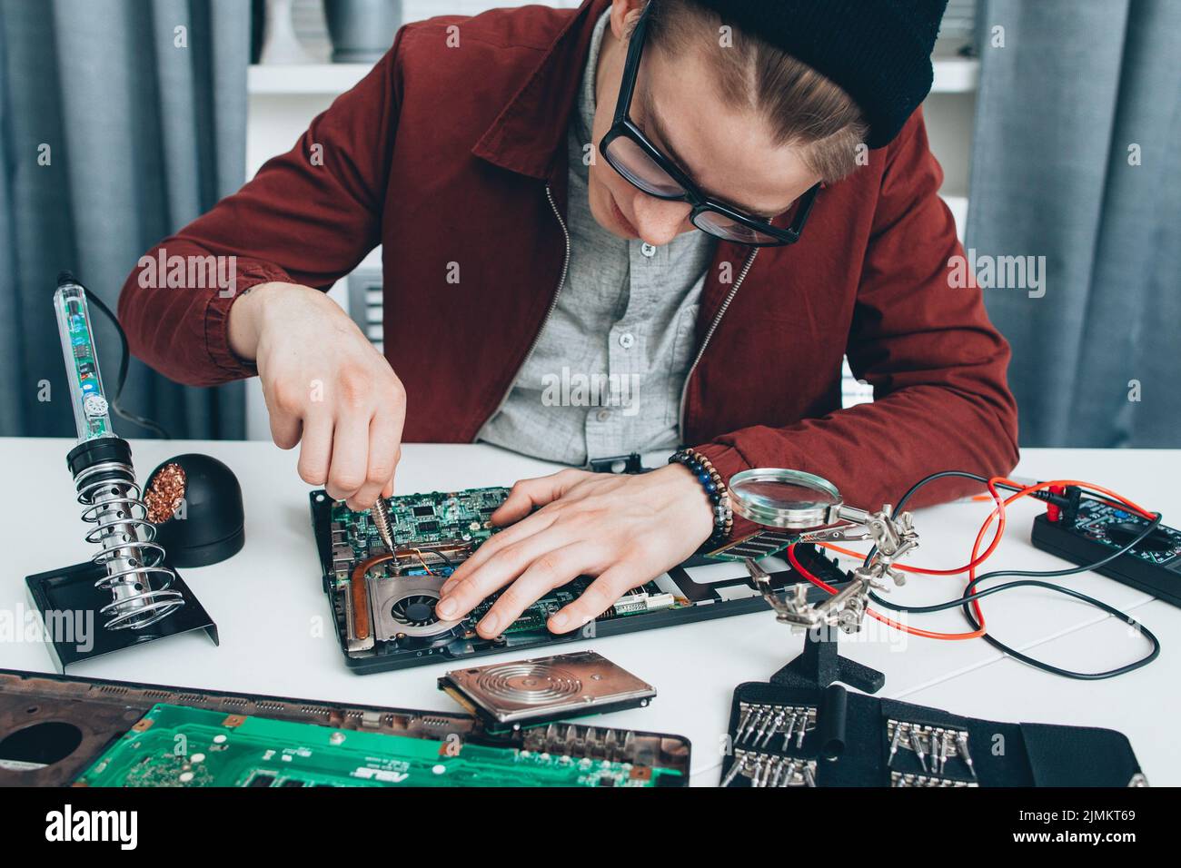 Computer electronic components hi-res stock photography and images - Alamy