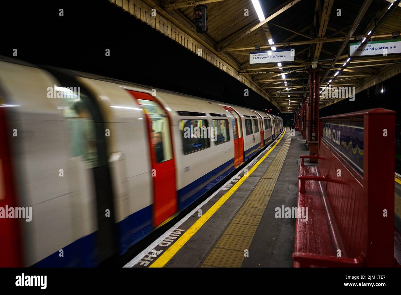 London railway image (District line Stock Photo - Alamy