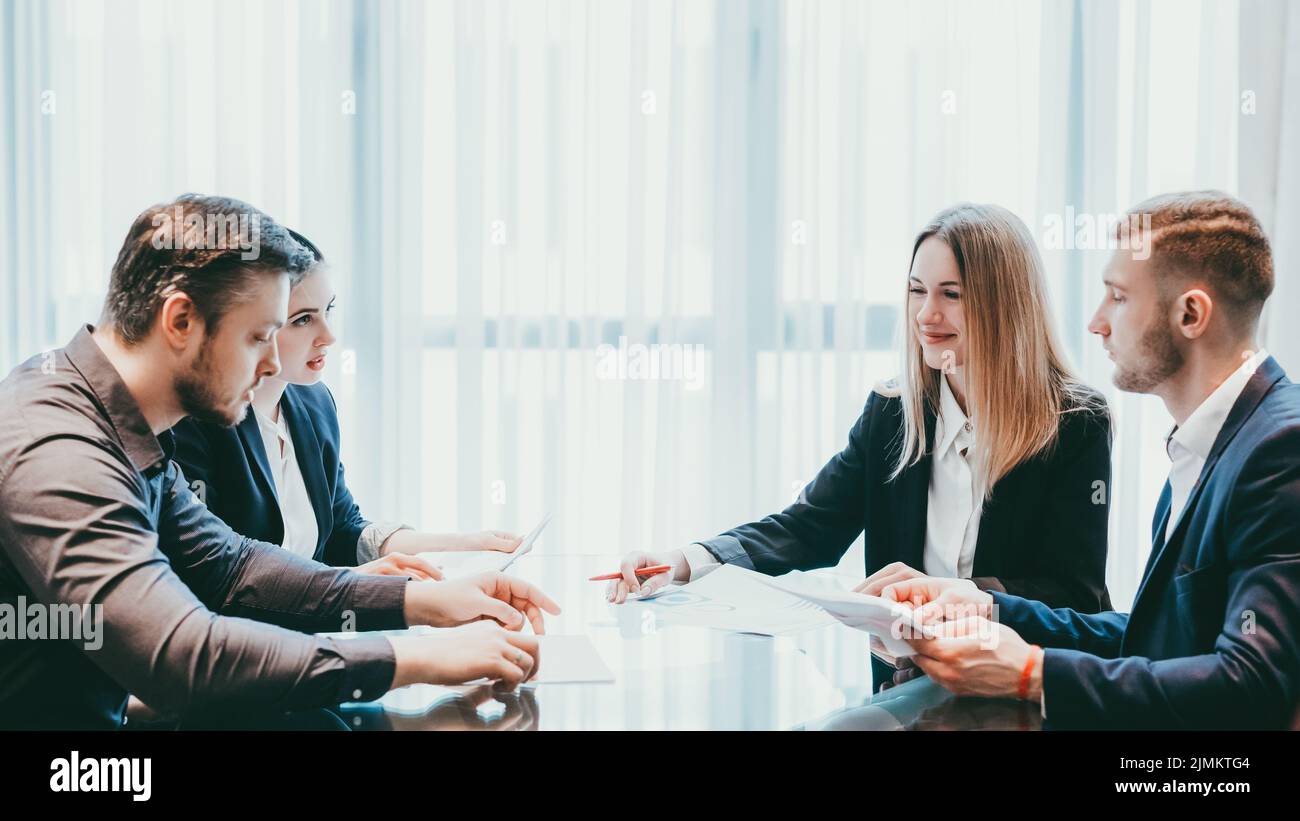 partnership negotiation business people conference Stock Photo - Alamy