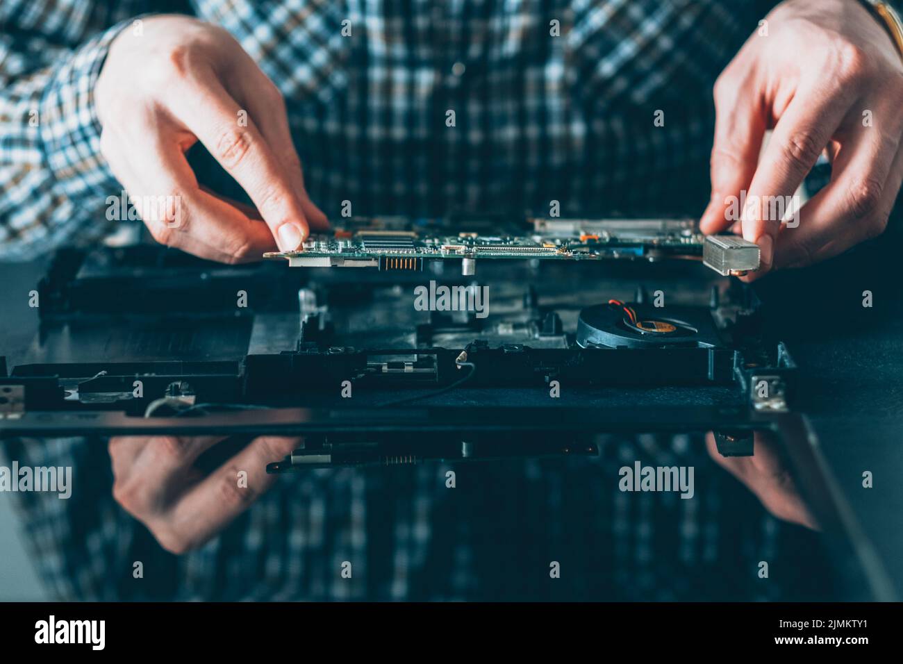 Computer maintenance hi-res stock photography and images - Alamy