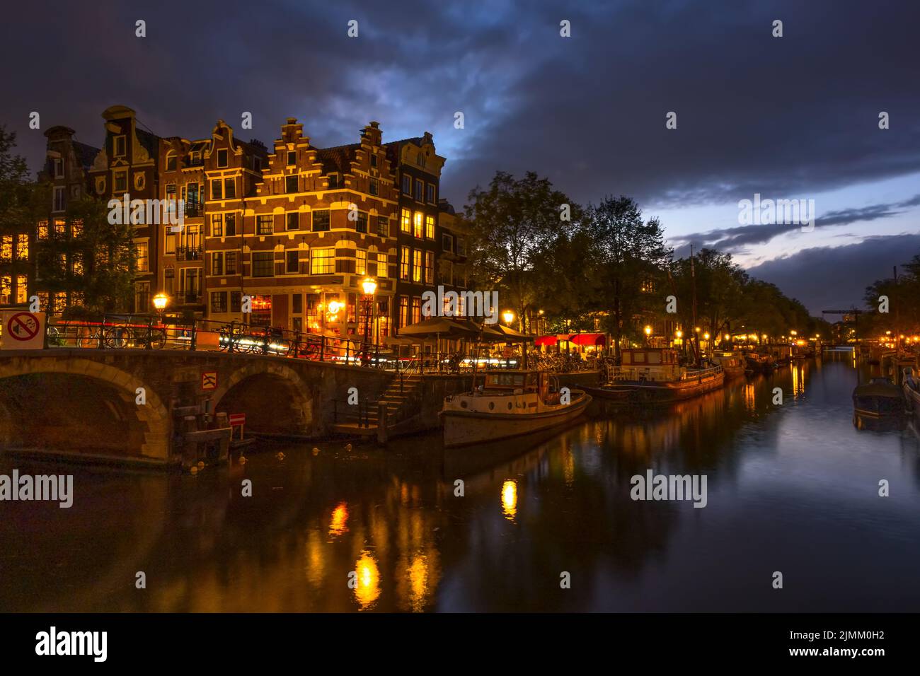 Evening light on canal hi-res stock photography and images - Alamy