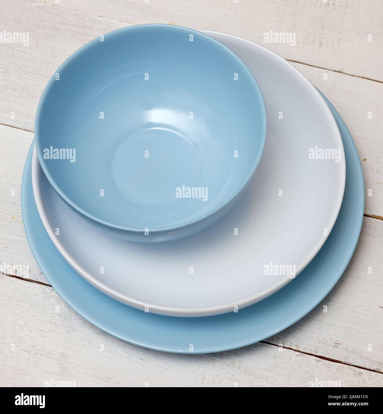 Empty plates variety hi-res stock photography and images - Alamy