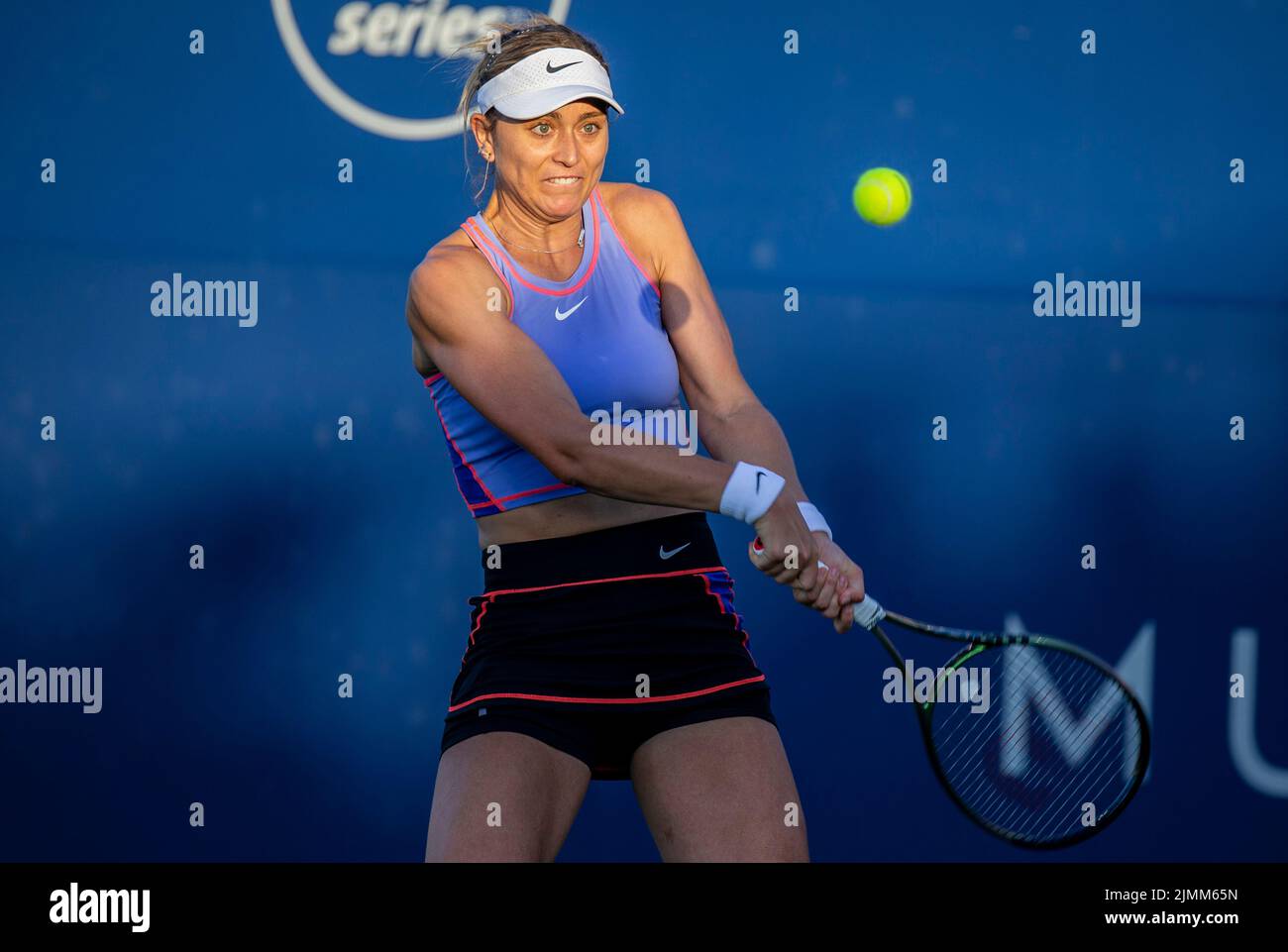 August 06, 2022 San Jose, CA USA Paula Badosa returns the ball during ...