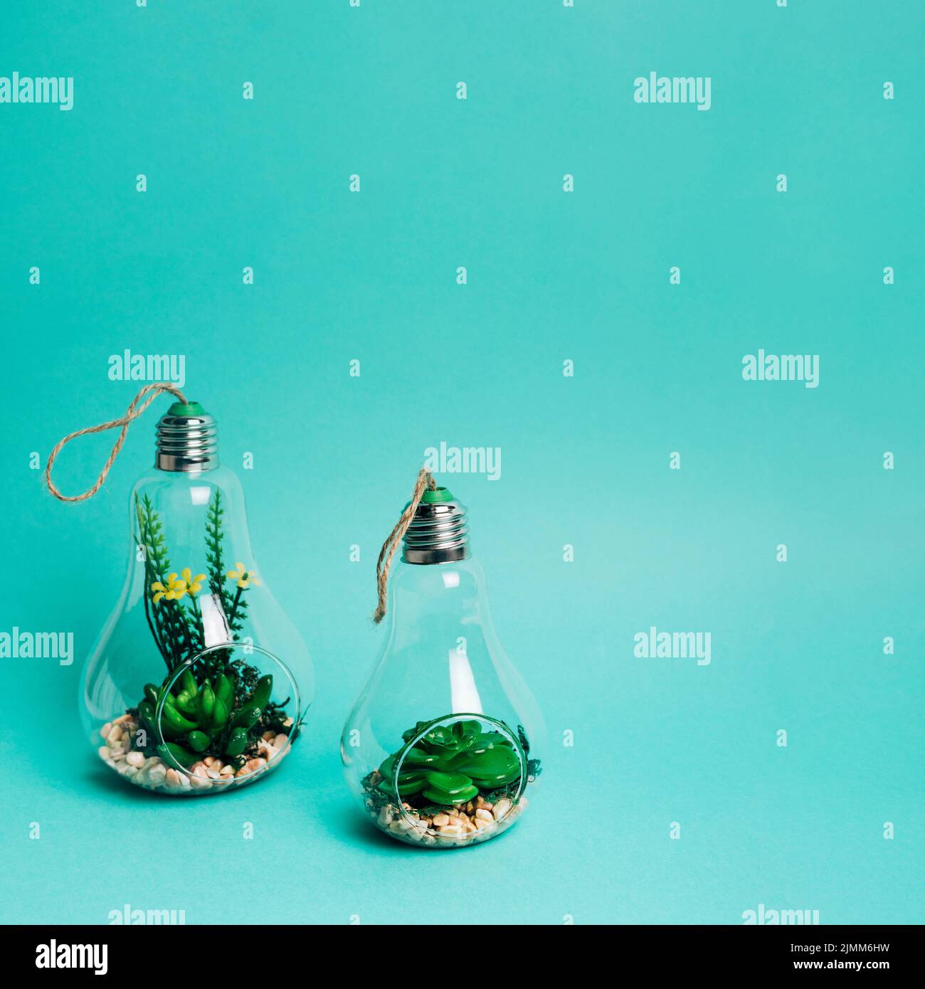 Light bulb arrangement hi-res stock photography and images - Alamy