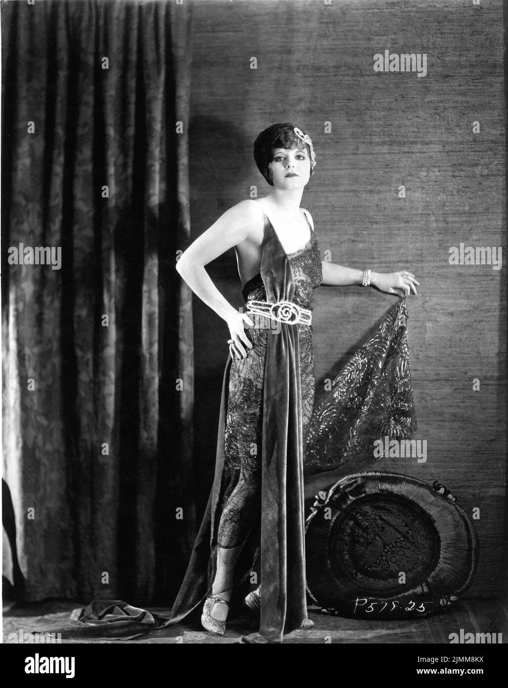 VERA REYNOLDS Portrait in FEET OF CLAY 1924 director / producer CECIL B ...