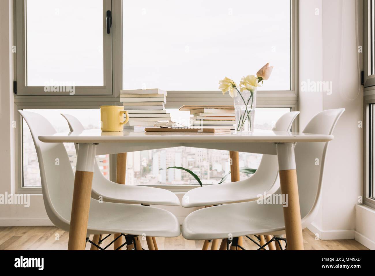 Vintage table decorations hi-res stock photography and images - Alamy