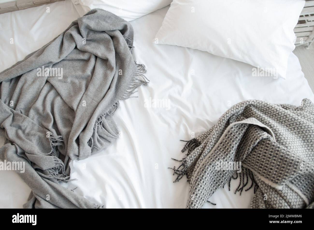 Wrinkled blanket hi-res stock photography and images - Alamy