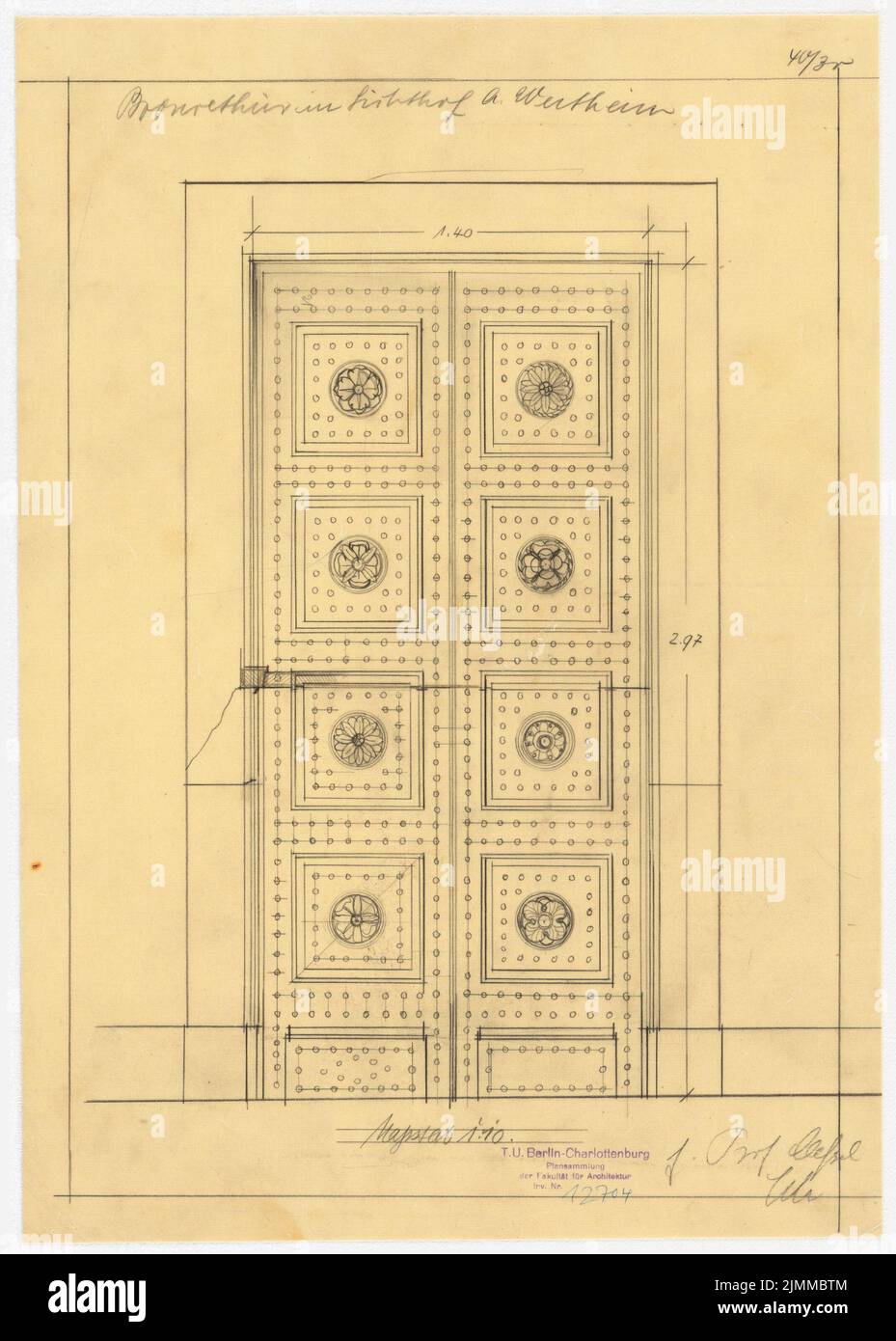 Bronzetur im lichthof hi-res stock photography and images - Alamy