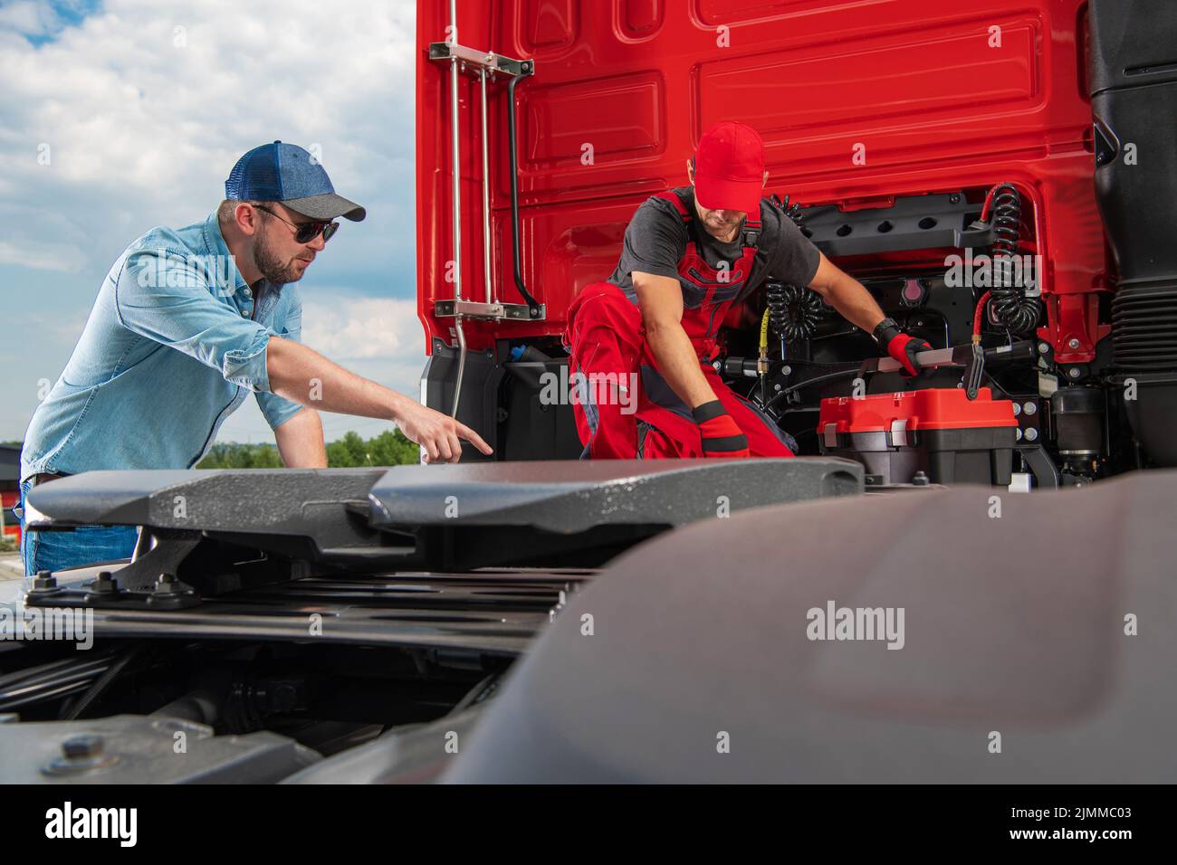 Lorry mechanic hi-res stock photography and images - Alamy