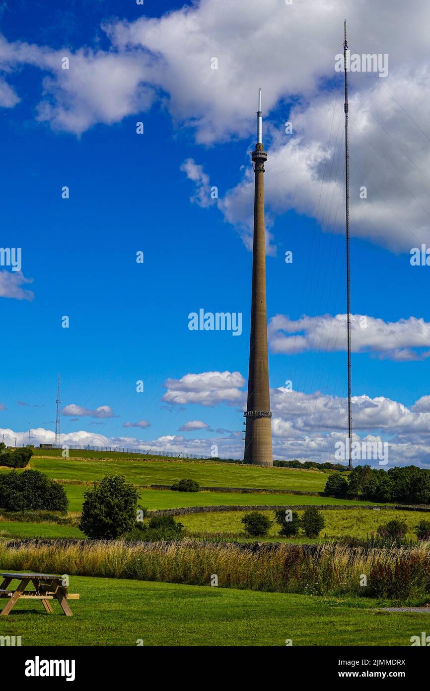 Emley Moor mast, transmitting tower, against a blue sky, West Yorkshire ...