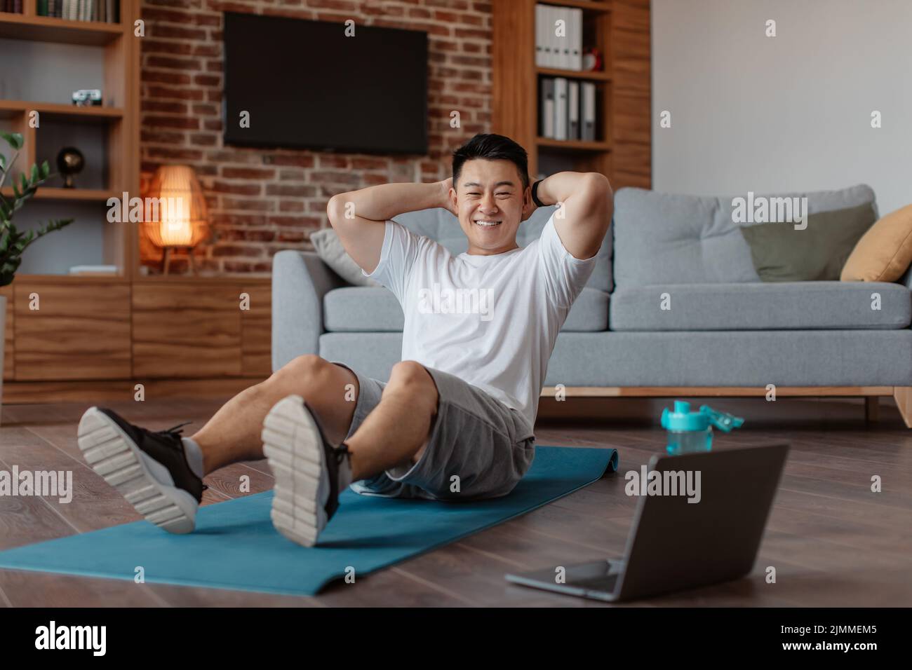 Chinese trainer hi-res stock photography and images - Alamy