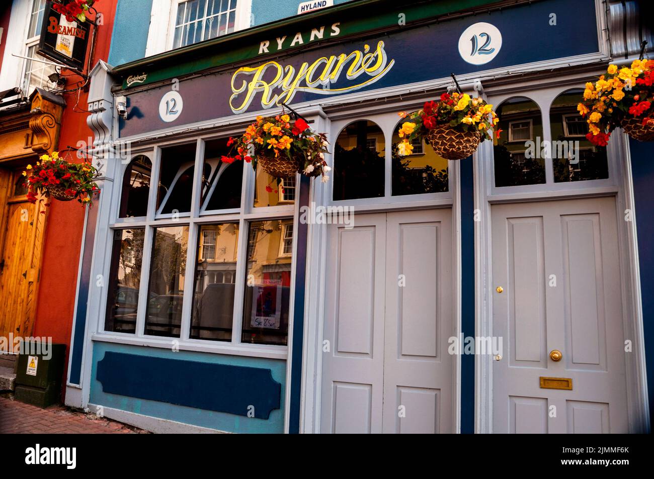 Guinness cork pub hi-res stock photography and images - Alamy
